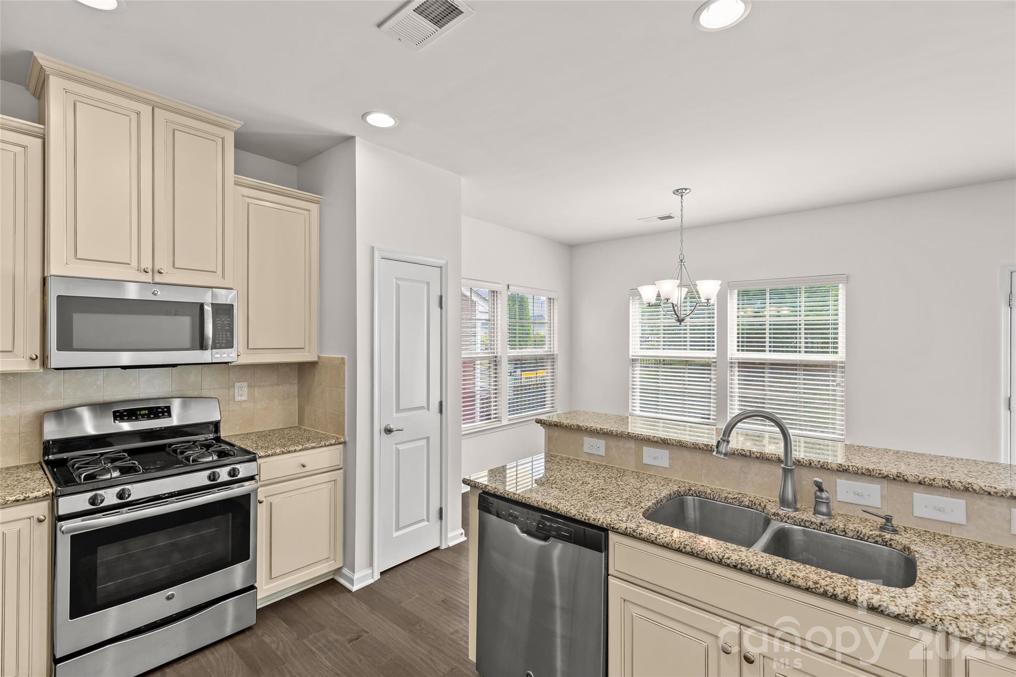 2435 Alyssa Lane, Charlotte, NC - photo 15 of 43