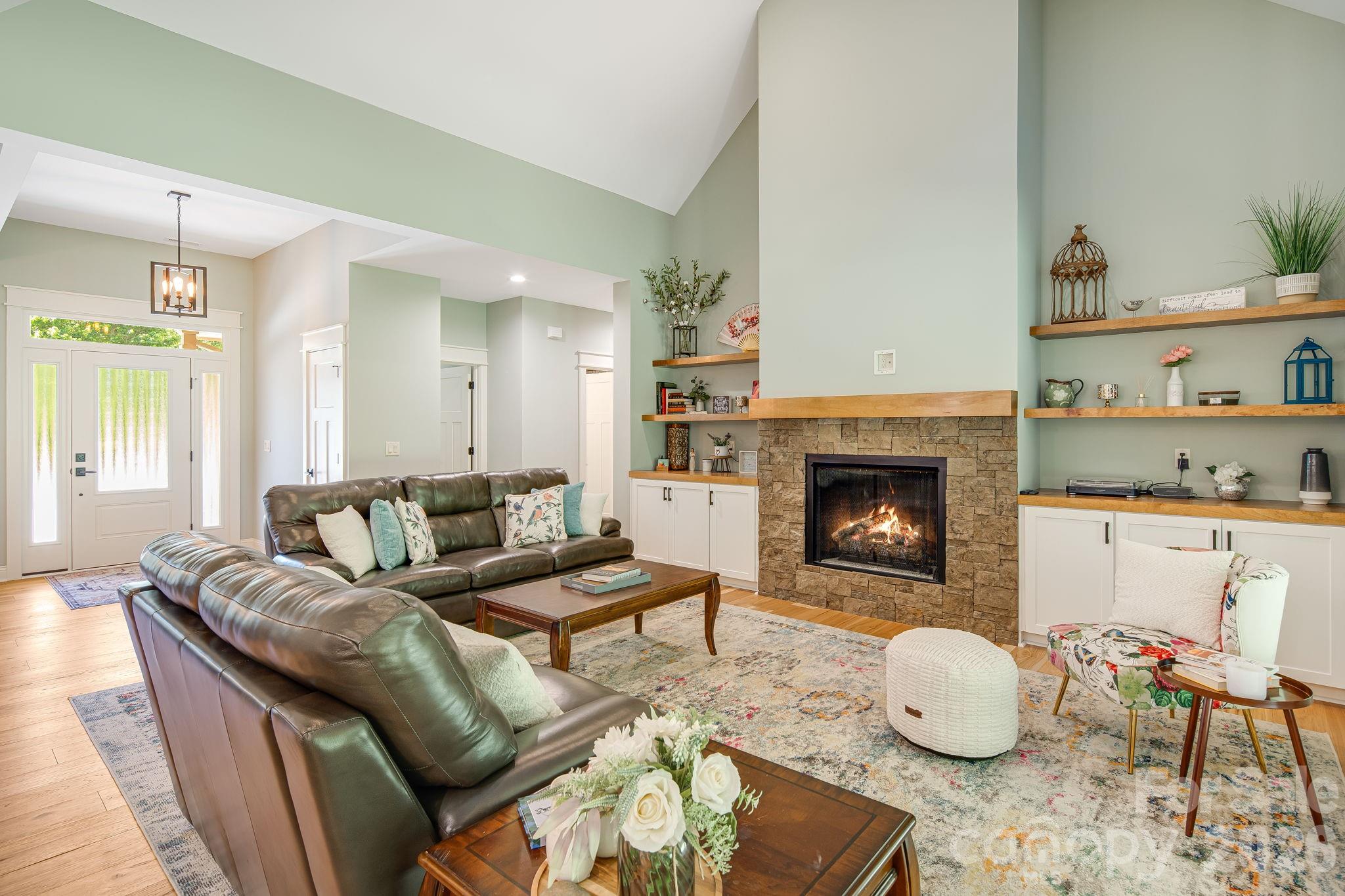 30 Shipman Parkway, Flat Rock, NC - photo 5 of 41