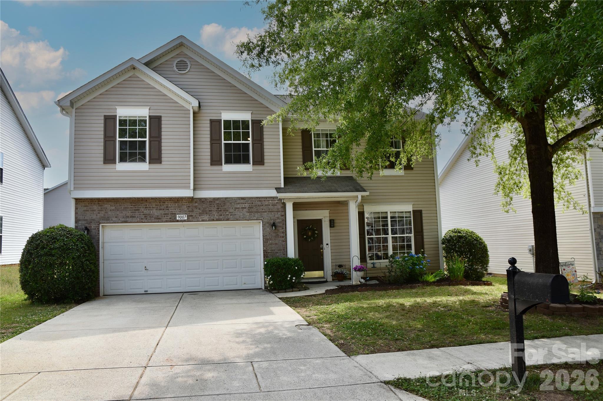 9007 Goldfields Drive, Charlotte, NC - photo 1 of 28