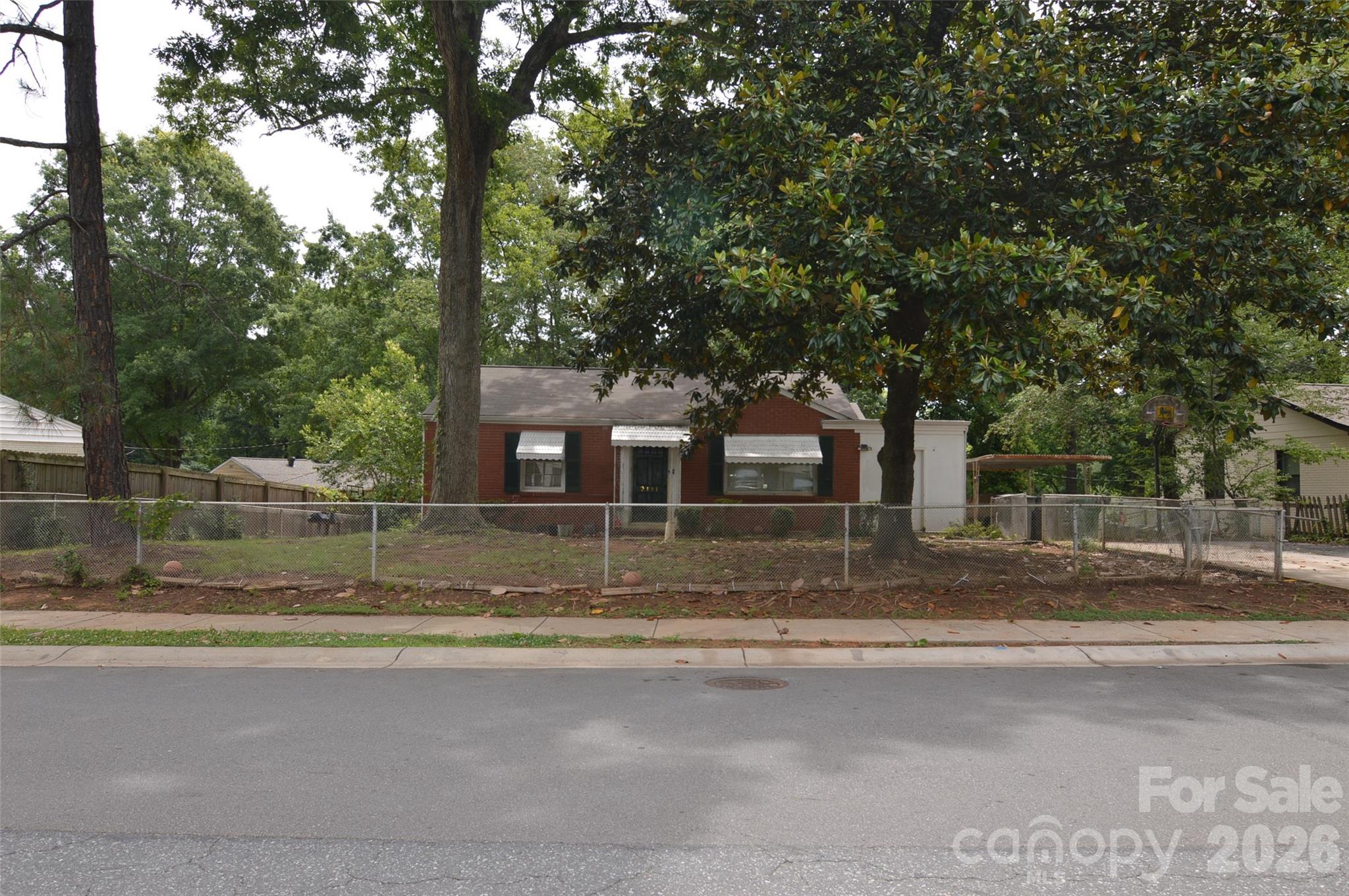 Photo 4 of 2111 Dickens Avenue, Charlotte, NC