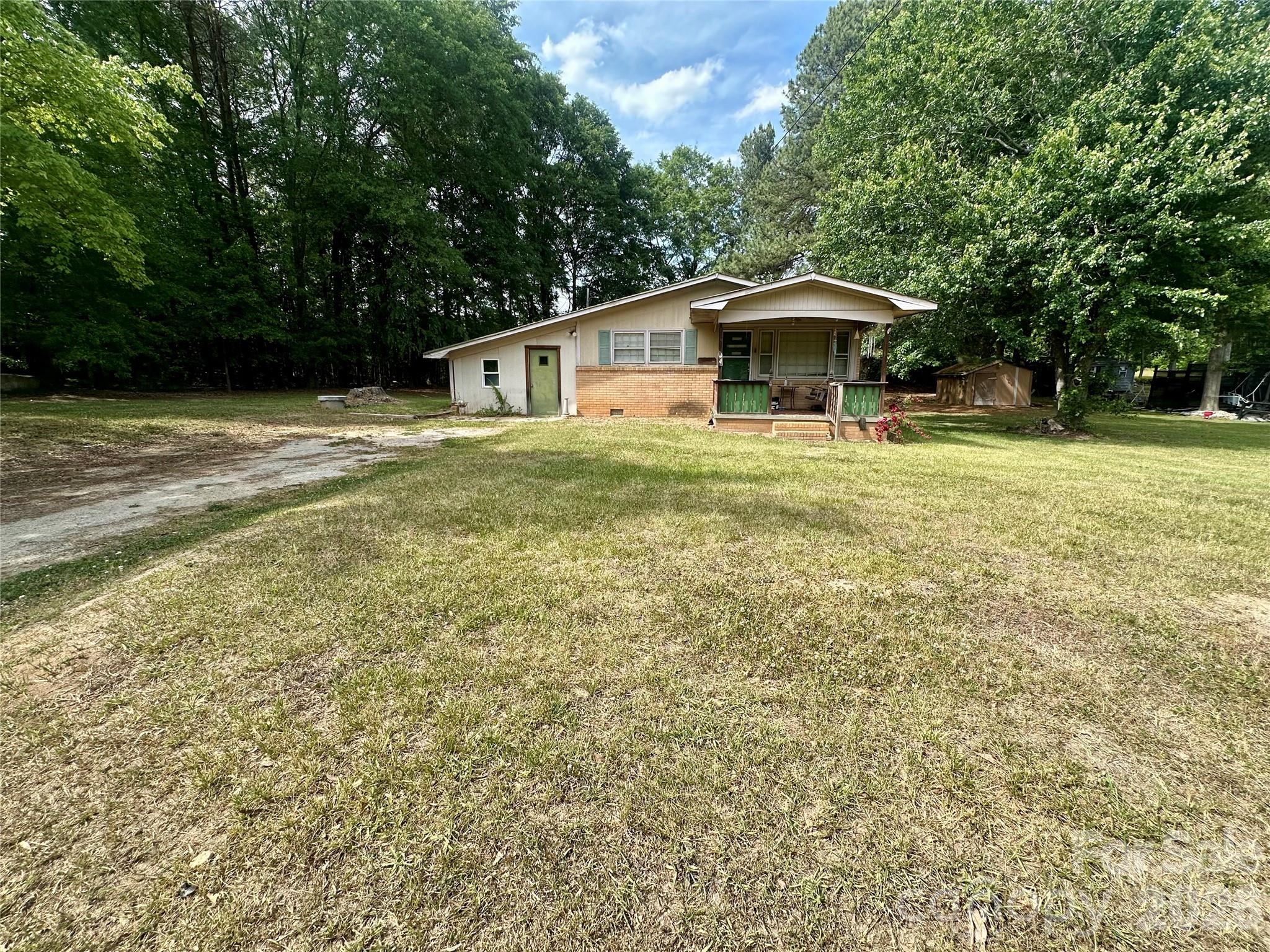 119 Stedman Road, Dallas, NC - photo 2 of 12