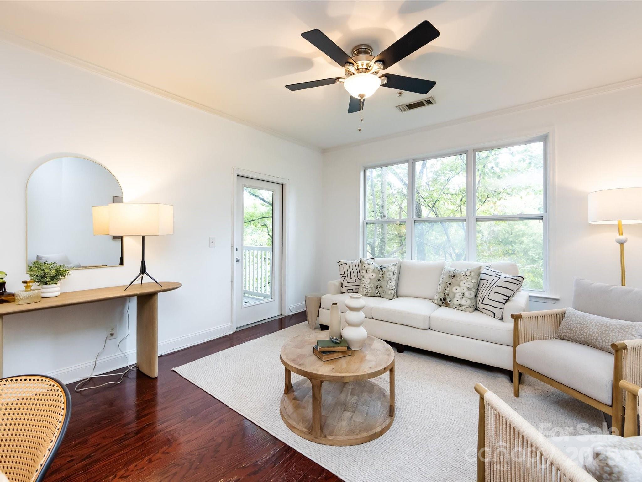 Photo 12 of 1000 E Woodlawn Road216, Charlotte, NC