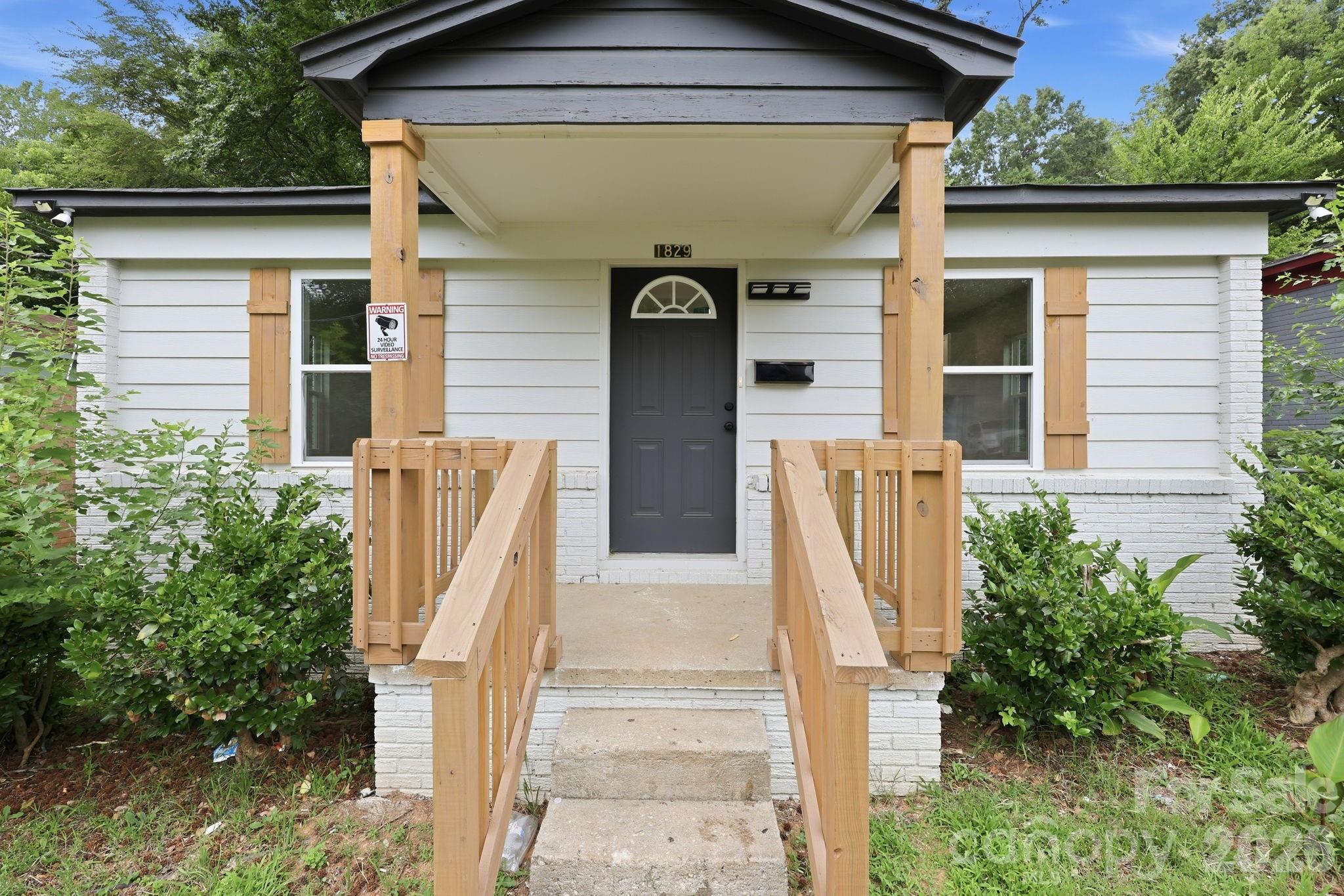 Home for sale at 1829 Taylor Avenue, Charlotte, NC — photo 1 of 11