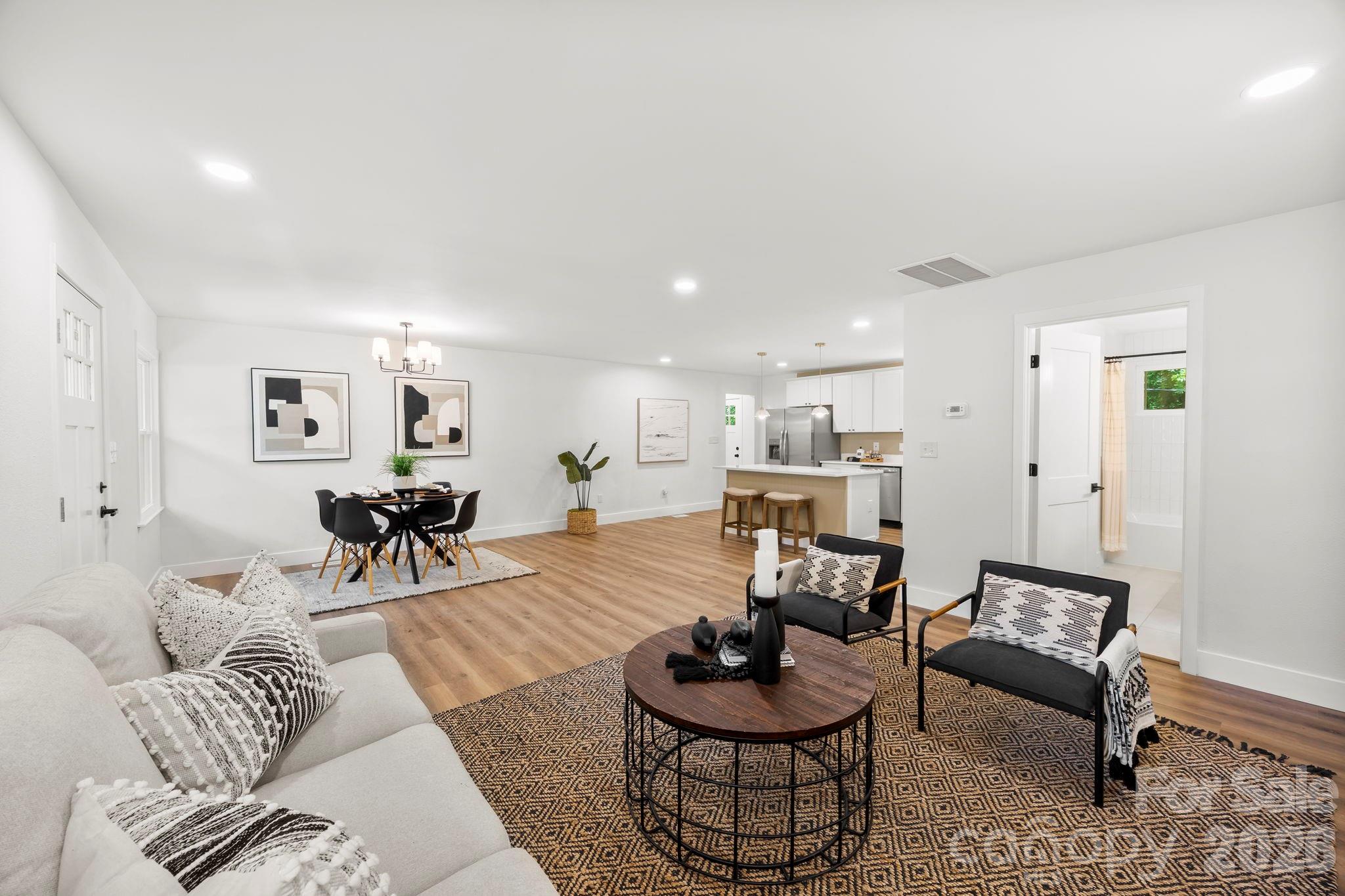 Photo 5 of 4211 Dunwoody Drive, Charlotte, NC