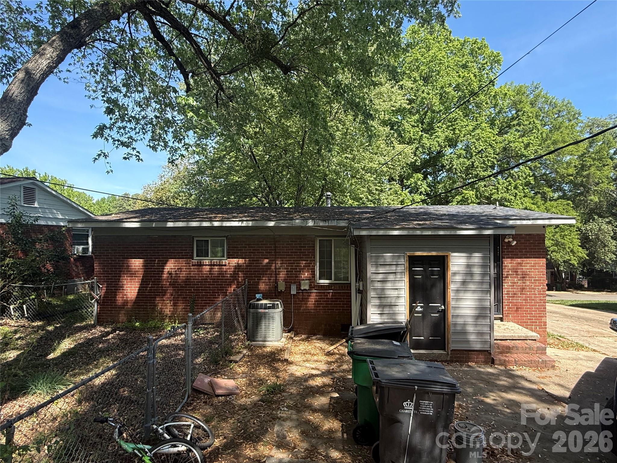 Home for sale at 4147 Welling Avenue, Charlotte, NC — photo 1 of 17