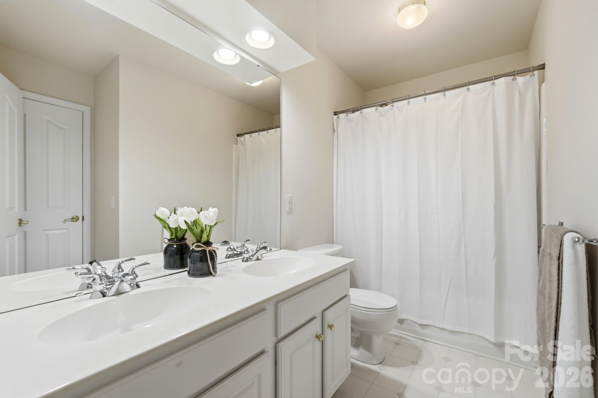 Photo 32 of 4814 King Arthur Drive, Charlotte, NC