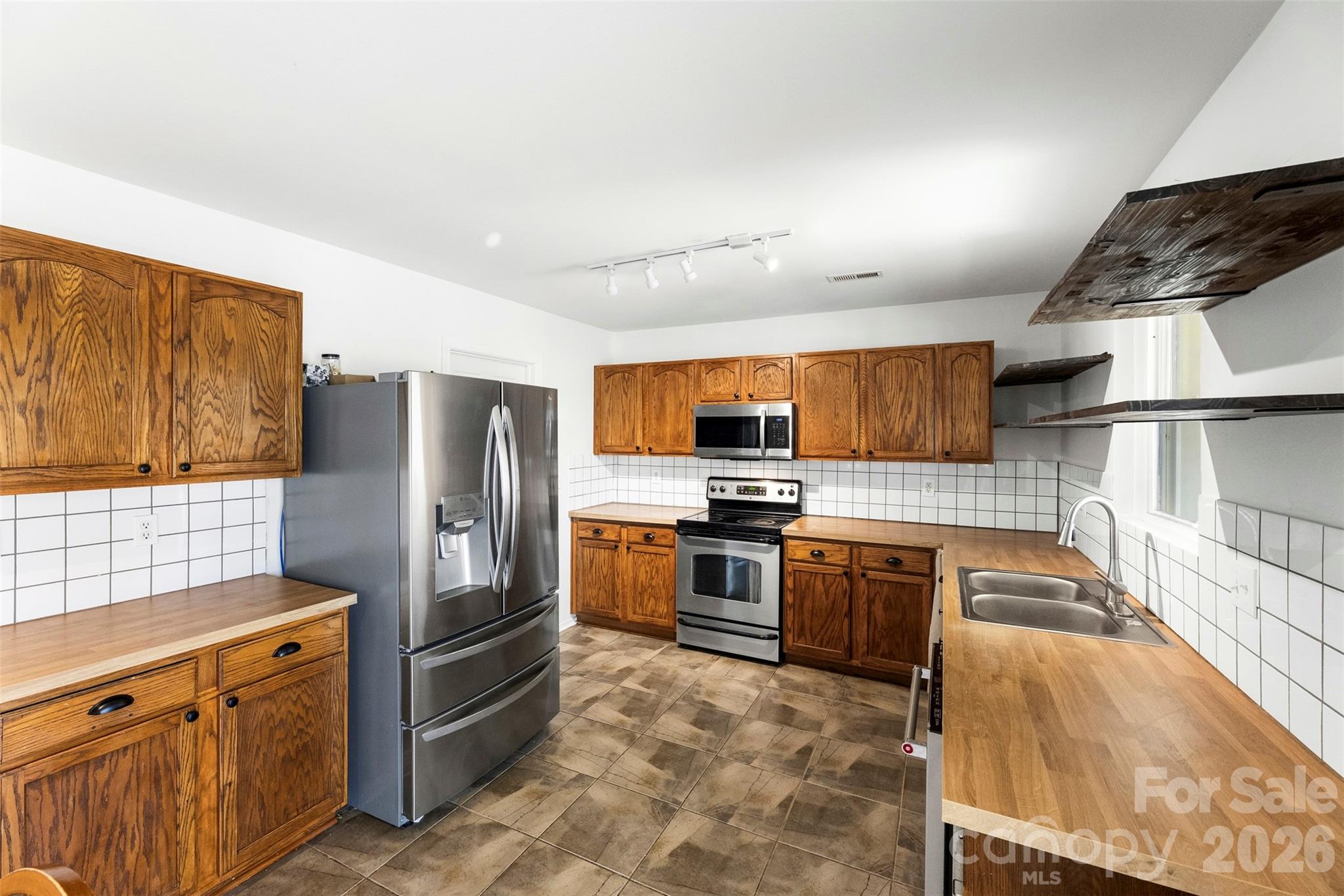 Photo 12 of 9610 Duxford Lane, Charlotte, NC