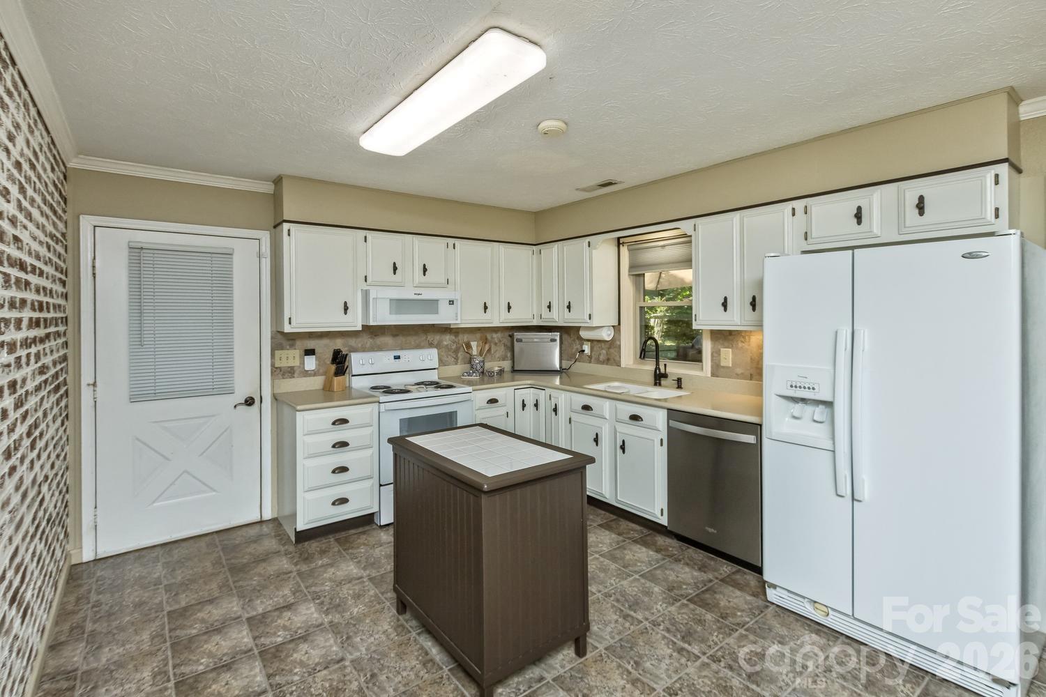 29 S Greenwood Forest Drive, Etowah, NC - photo 17 of 45
