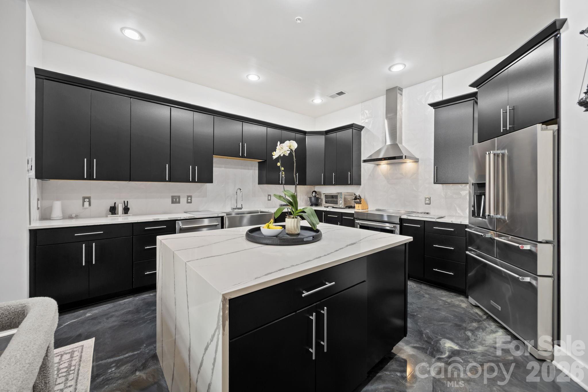 Home for sale at 921 Westmere Avenue, Charlotte, NC — photo 1 of 33