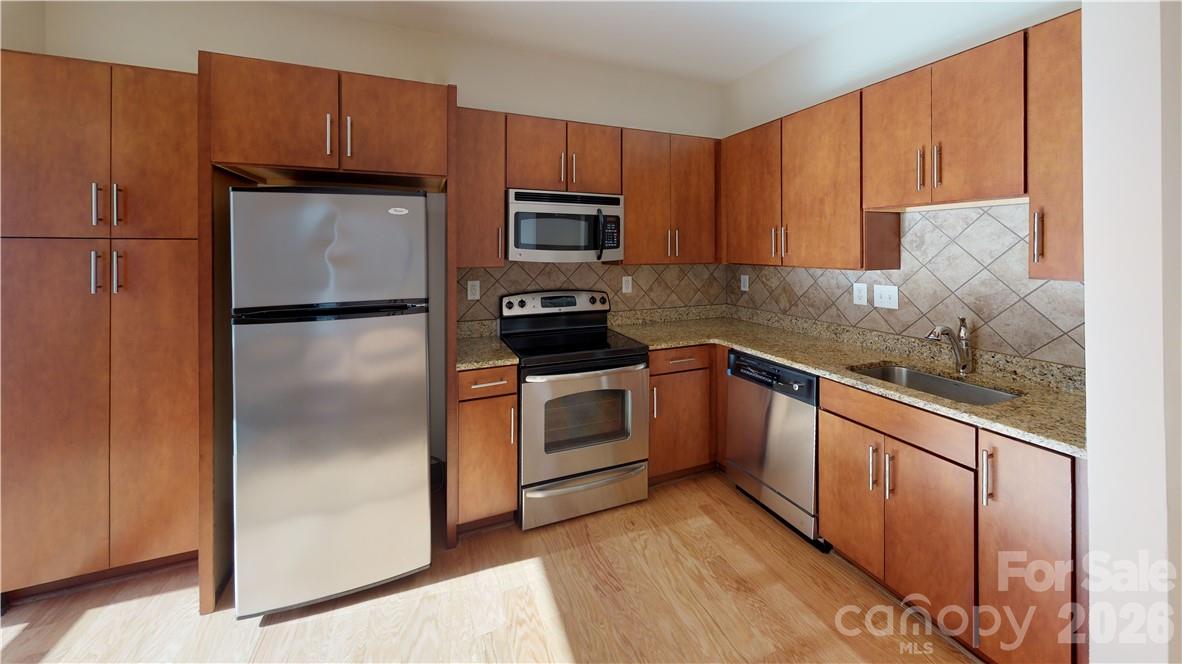 Photo 12 of 2200 Lyndhurst Avenue105, Charlotte, NC