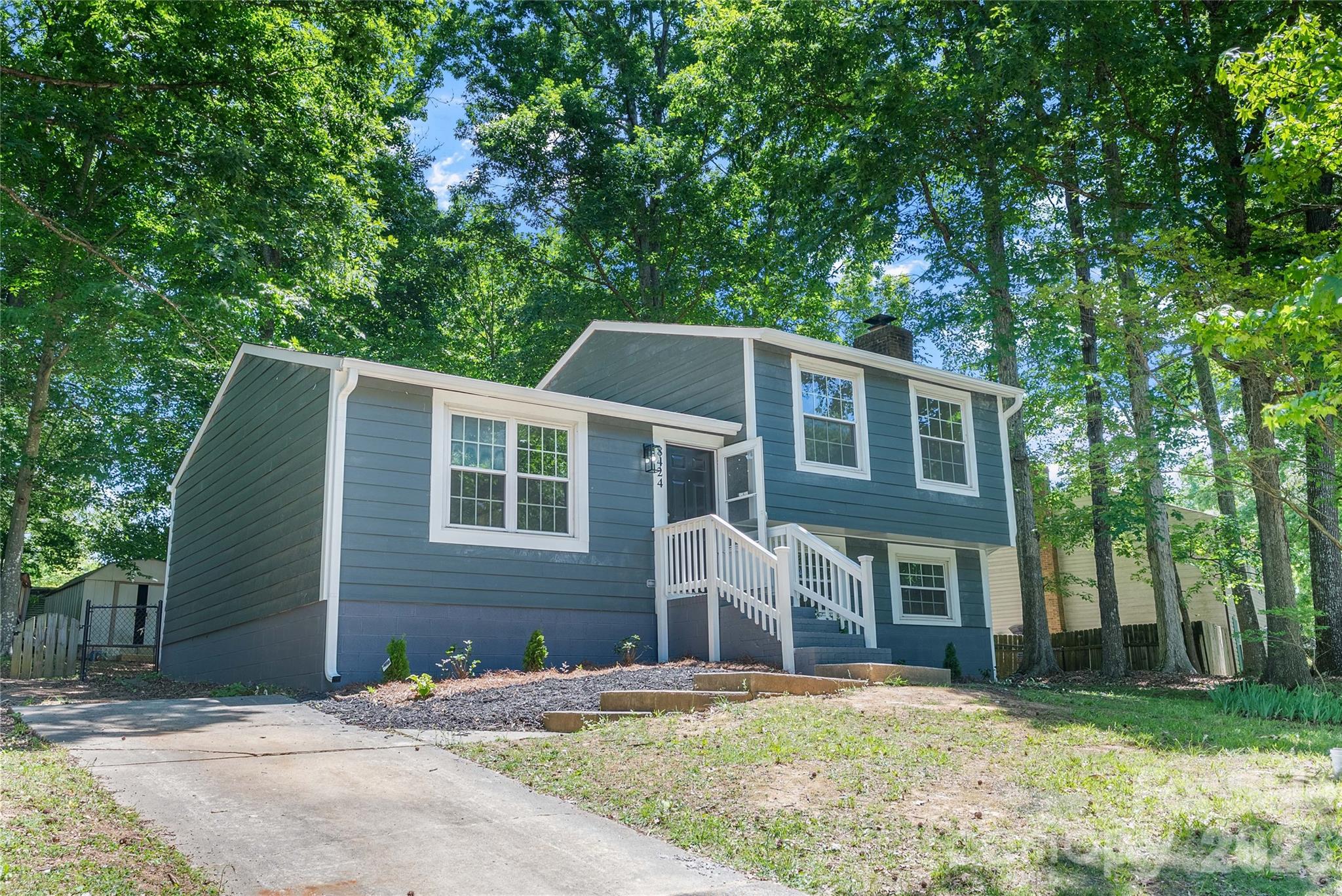 Photo 2 of 8424 Othello Place, Charlotte, NC