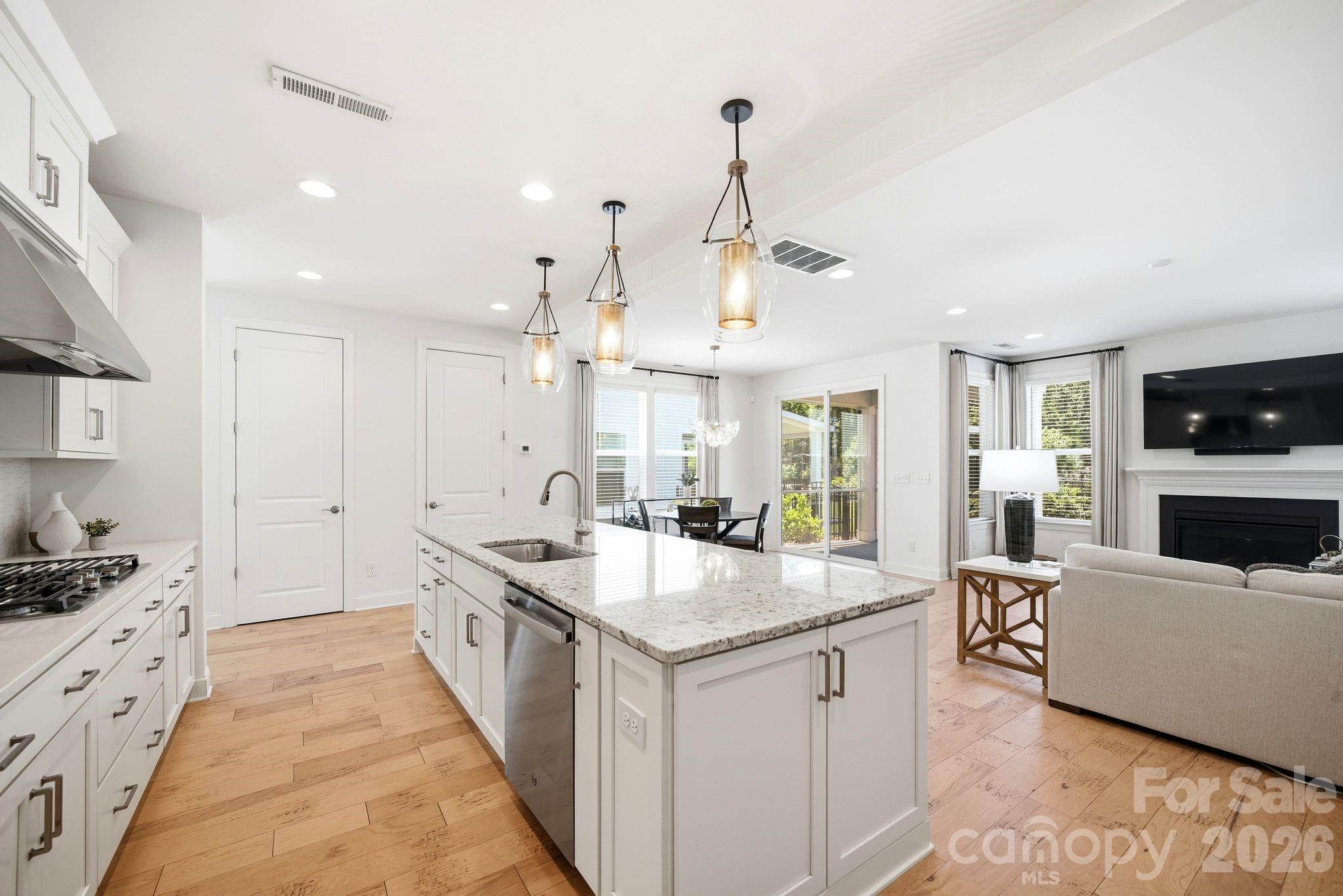 Photo 7 of 6008 Corbin Woods Court, Charlotte, NC
