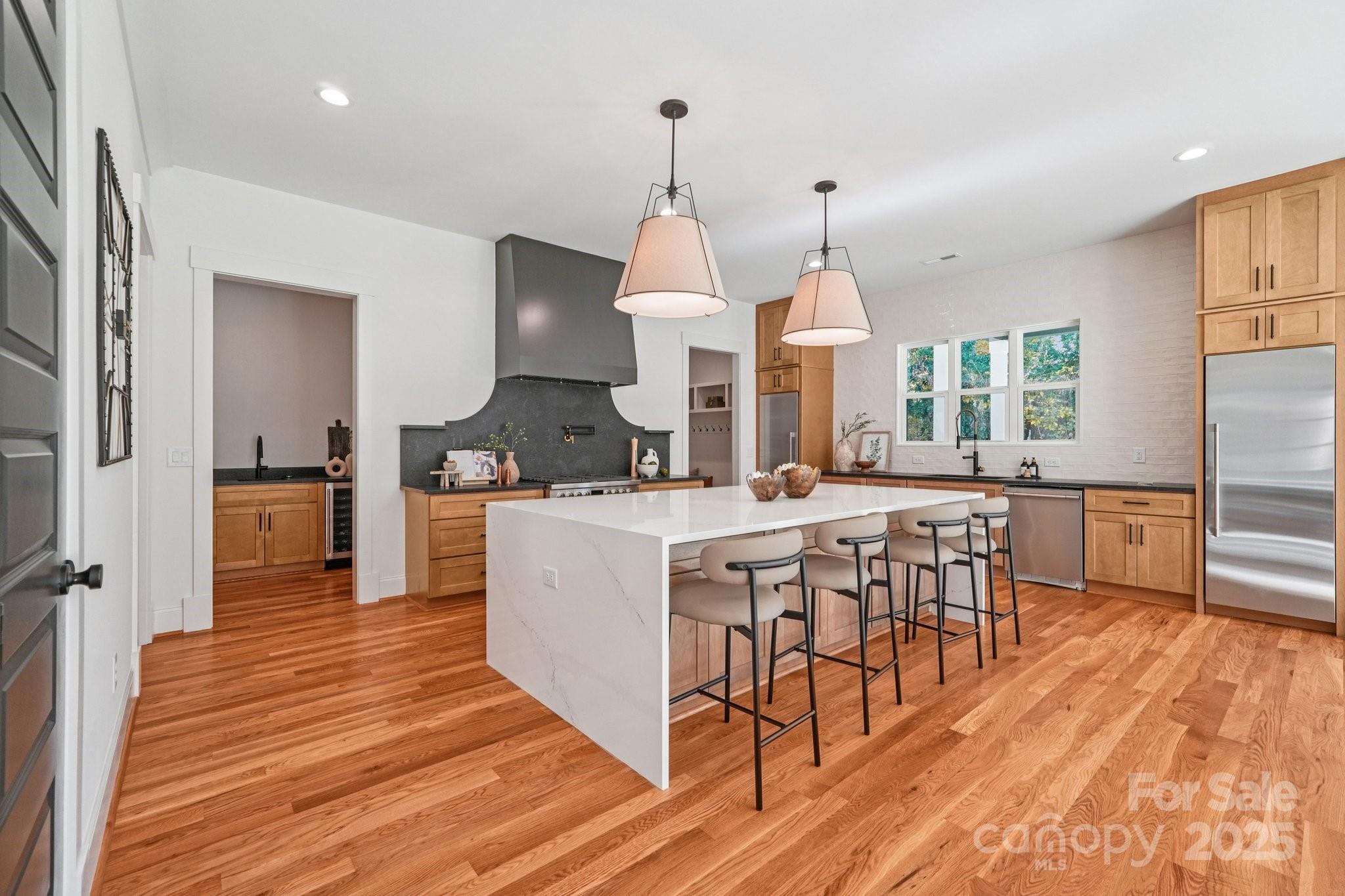 Photo 2 of 132 Sardis Lane, Charlotte, NC
