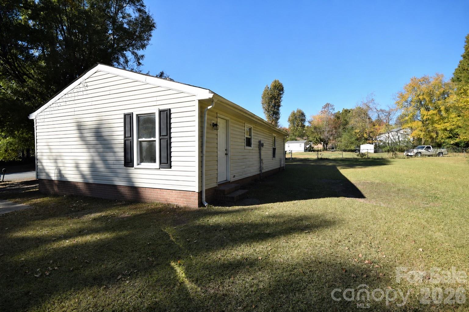 403 Stirrup Court, Charlotte, NC - photo 2 of 11