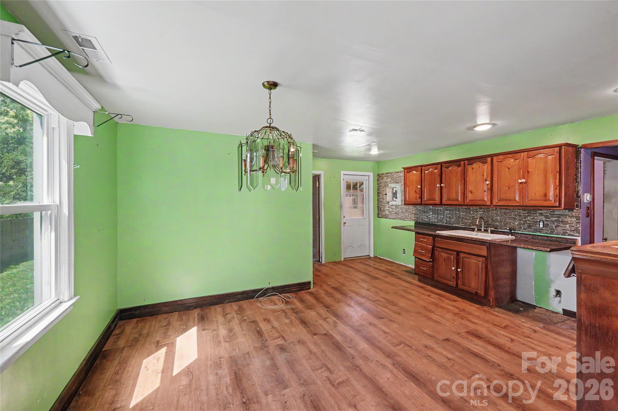 Photo 4 of 1212 Meadow Lane Lane, Charlotte, NC