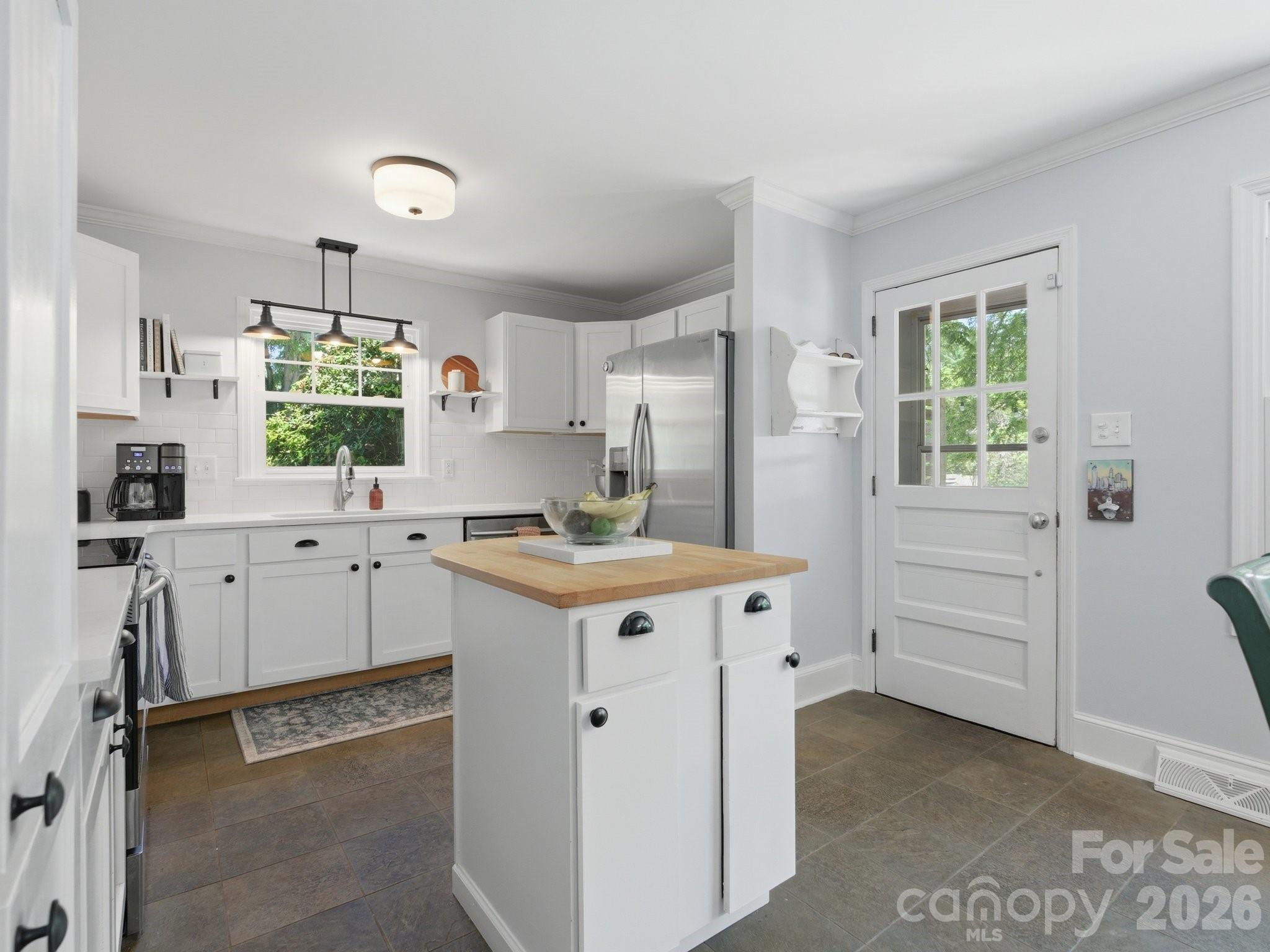 1534 Edgewater Drive, Charlotte, NC - photo 8 of 44