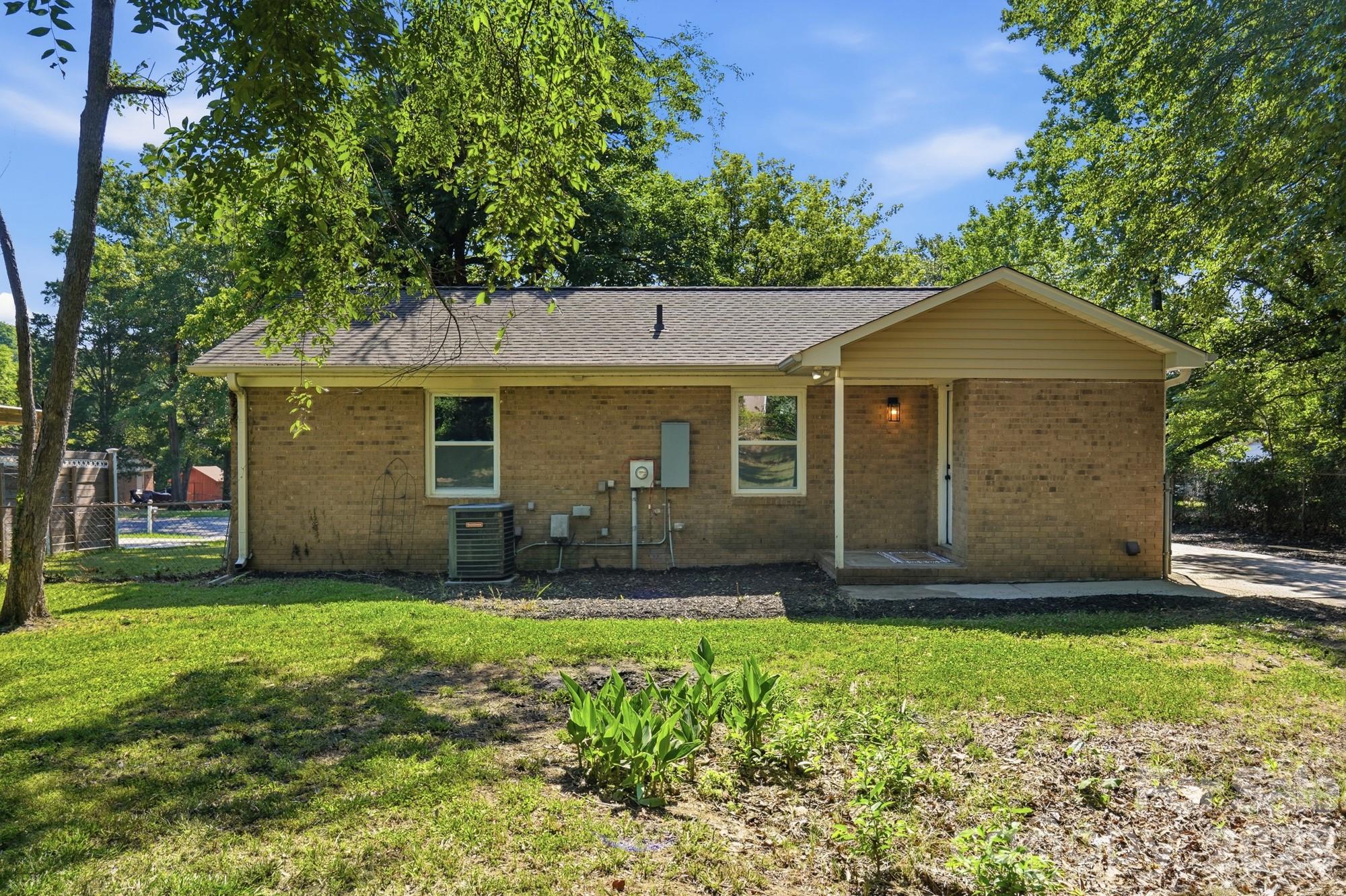 Photo 33 of 9828 Starwood Drive, Charlotte, NC