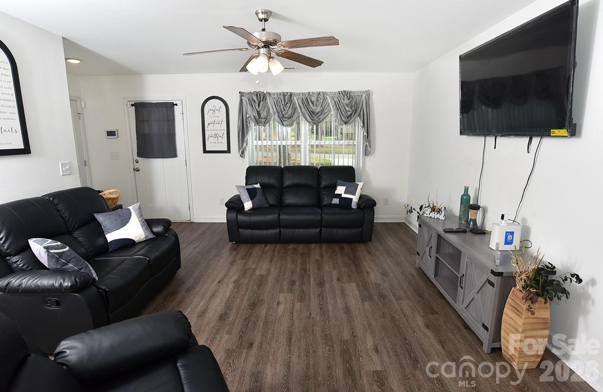 415 Pinecroft Lane, Spencer, NC - photo 2 of 21