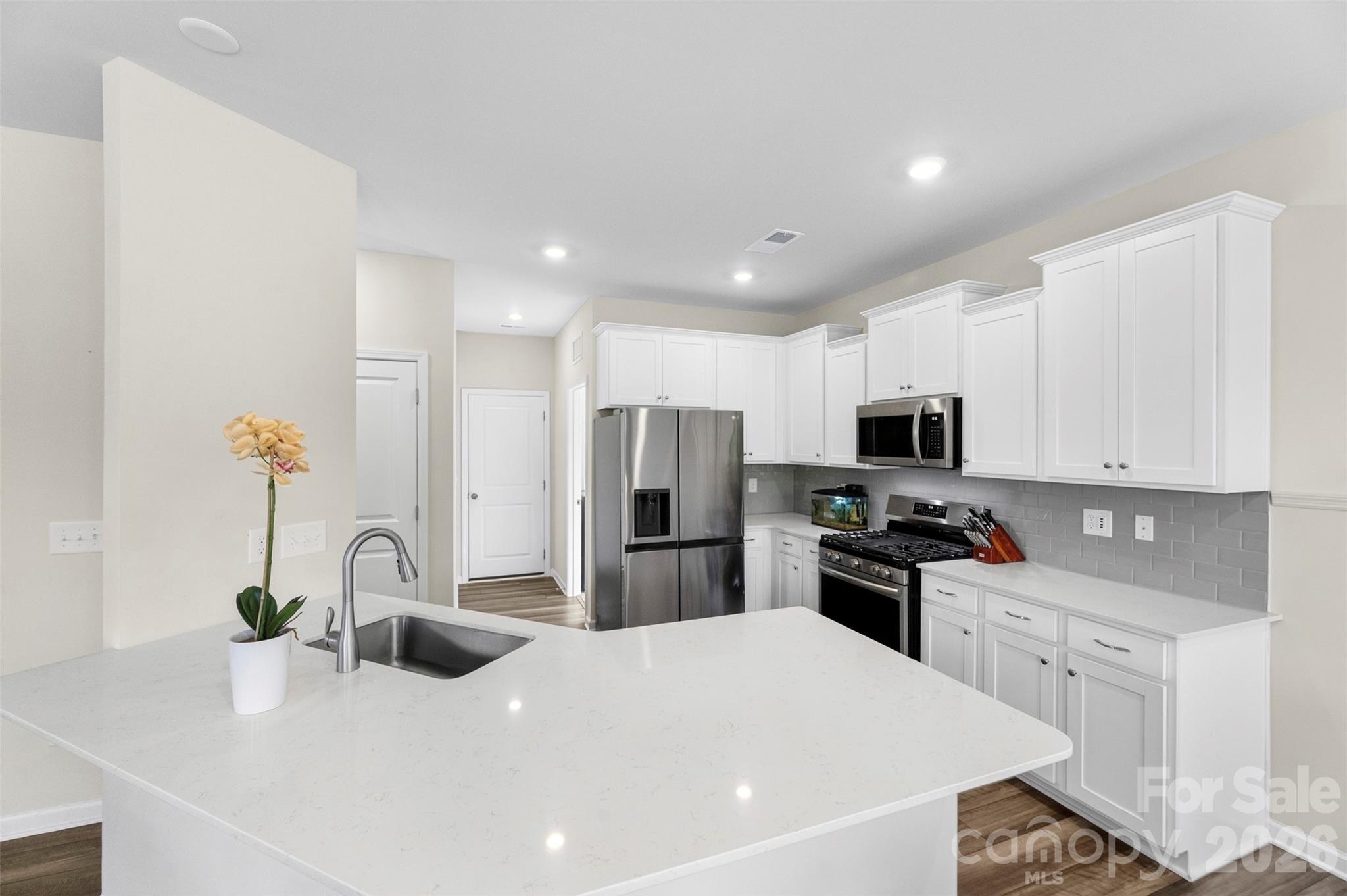 13016 Lannister Drive, Charlotte, NC - photo 6 of 26