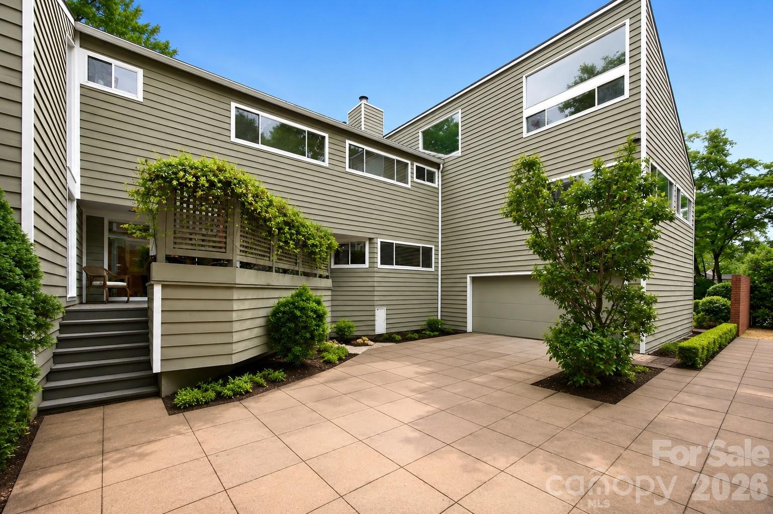 Photo 4 of 517 N Poplar Street, Charlotte, NC