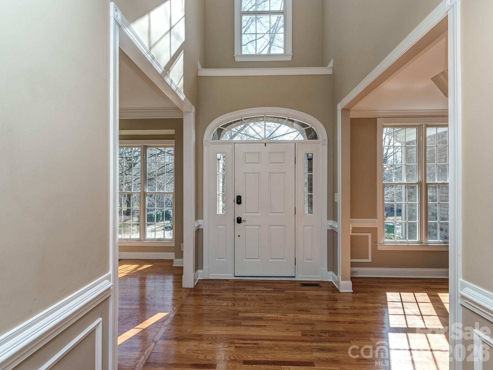 614 Ashgrove Lane, Charlotte, NC - photo 2 of 33