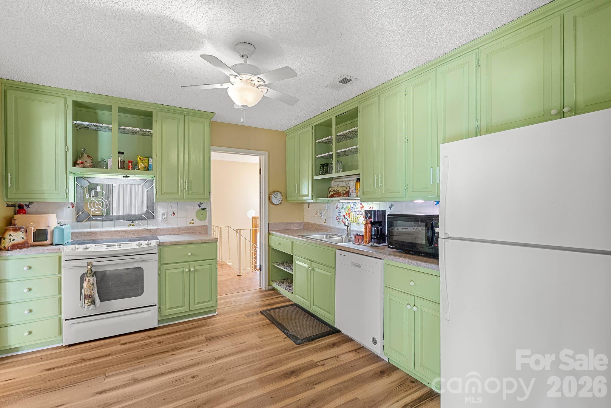 33 Fairfield Drive, Candler, NC - photo 5 of 43