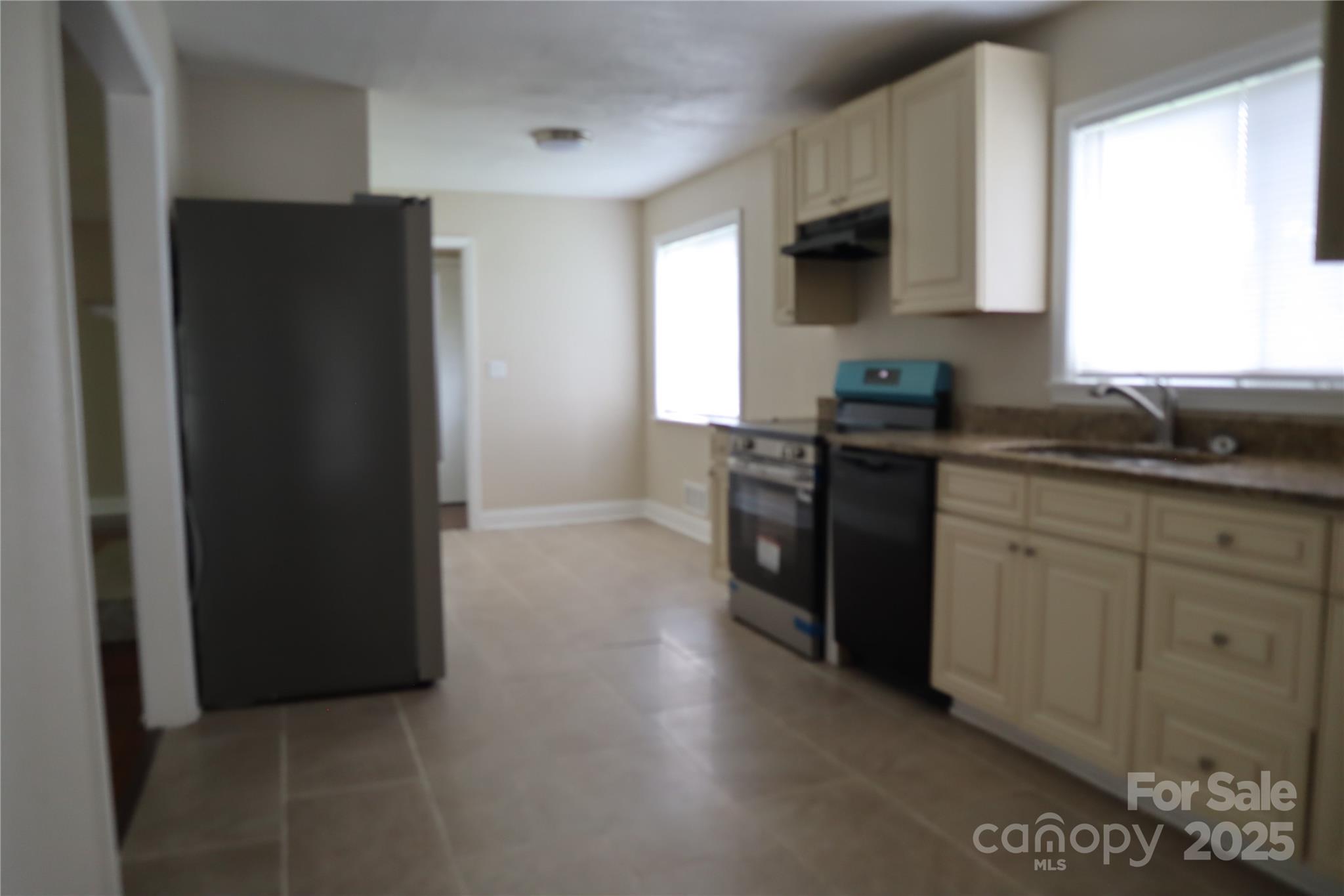 1703 Tyvola Road, Charlotte, NC - photo 3 of 18