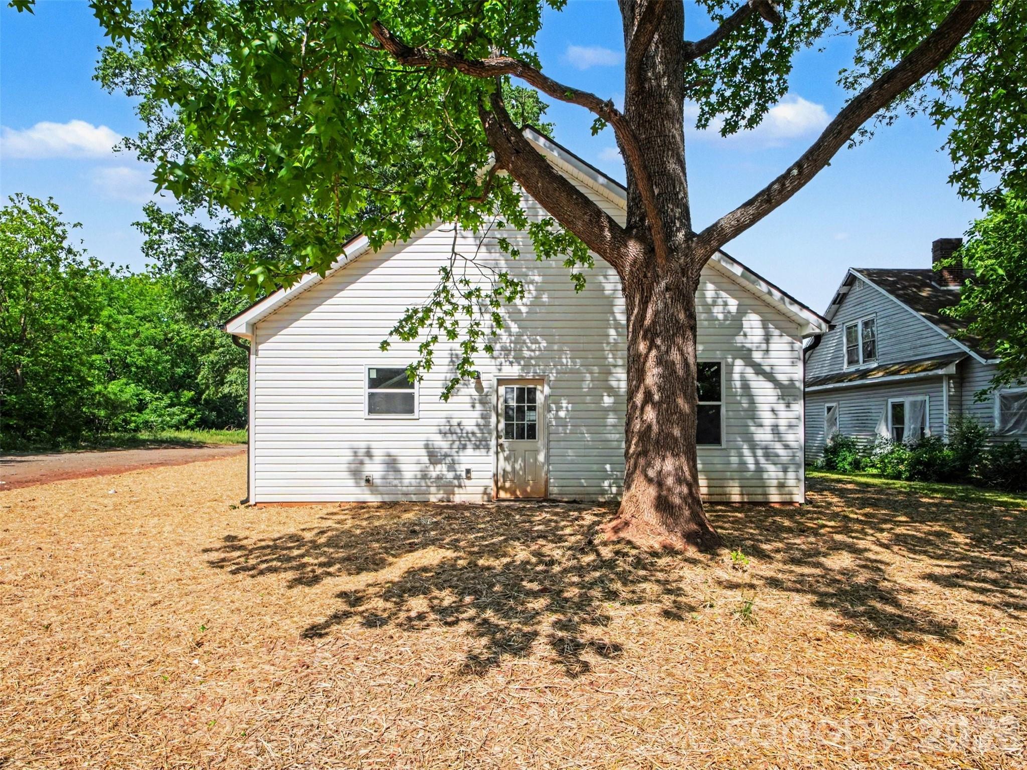113 W Spencer Street, East Spencer, NC - photo 9 of 37