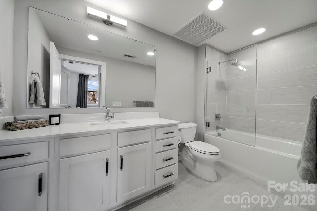 Photo 11 of 2401 Euclid Avenue301, Charlotte, NC