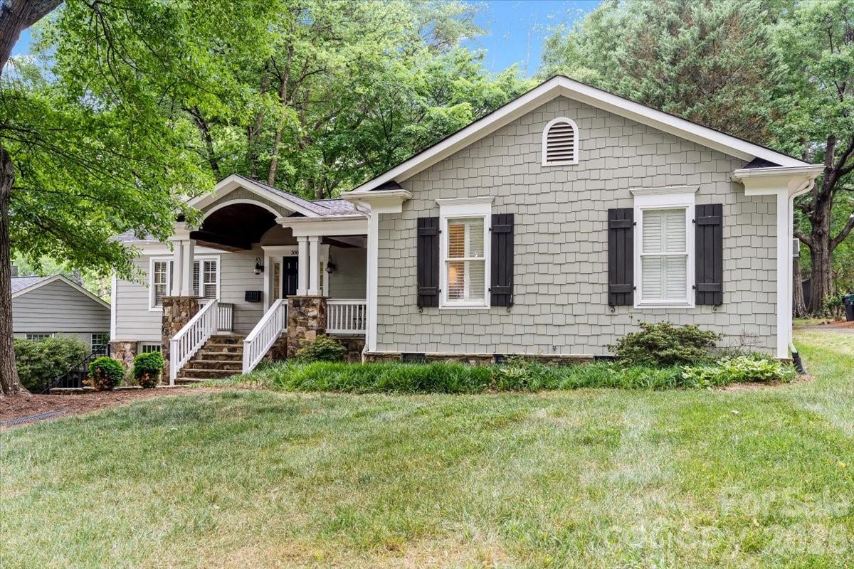 Home for sale at 3000 Forest Park Drive, Charlotte, NC — photo 1 of 44