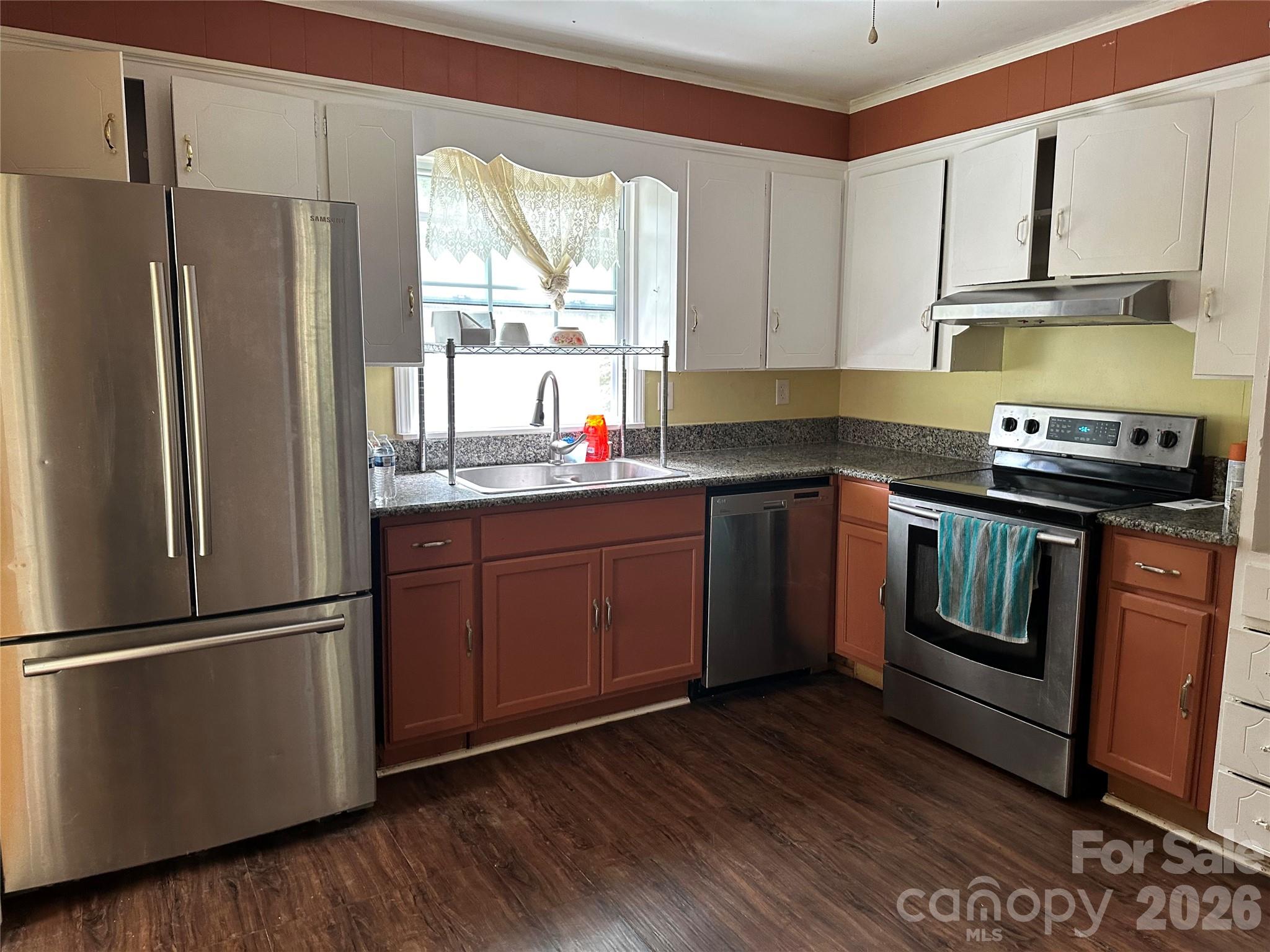 Home for sale at 3220 Wiseman Drive, Charlotte, NC — photo 4 of 19