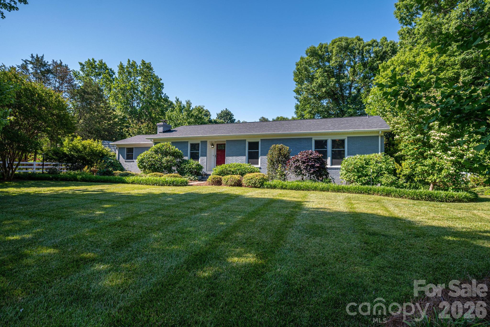 305 Heather Lane, Mount Holly, NC