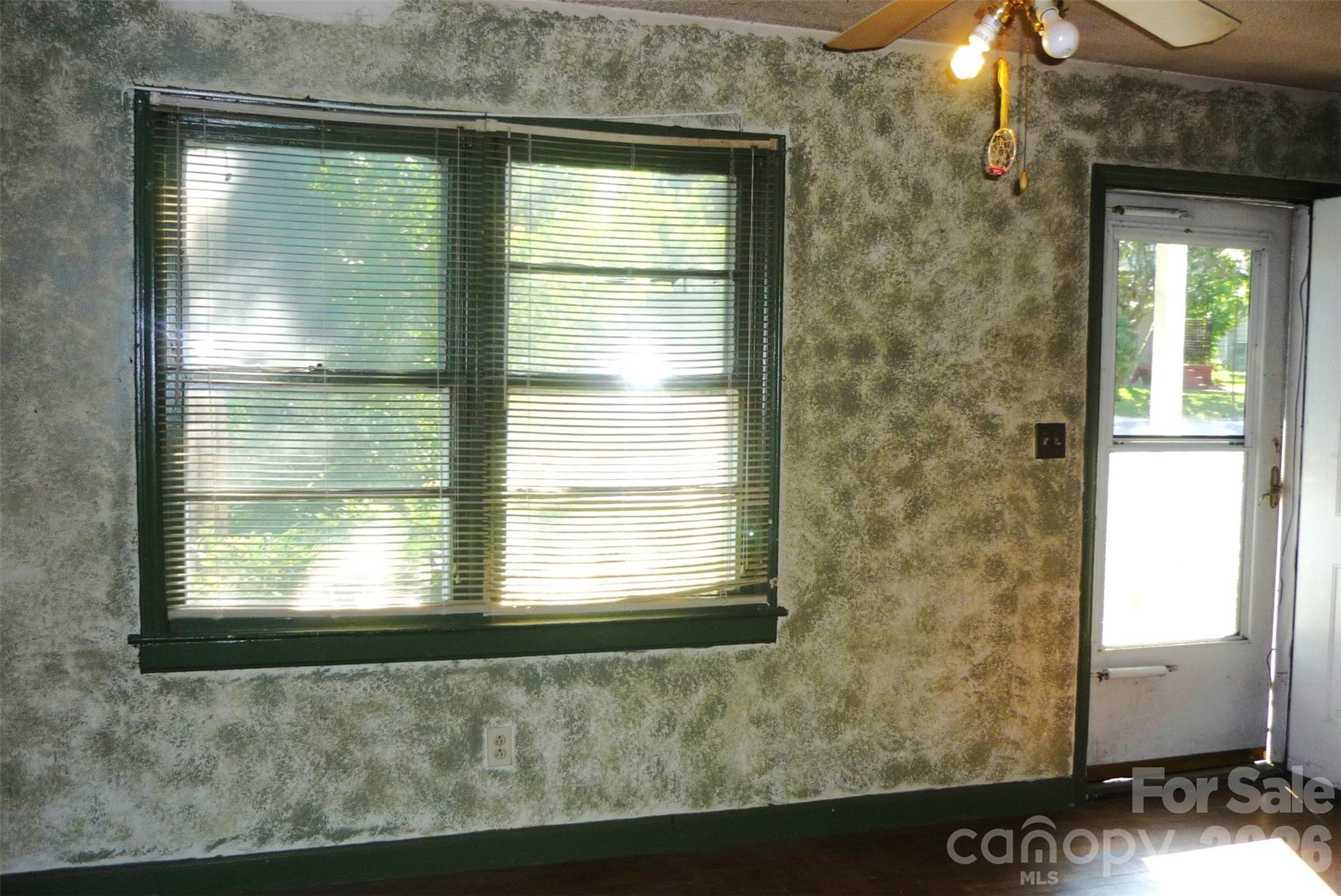 407 N Pear Street, Gastonia, NC - photo 17 of 34