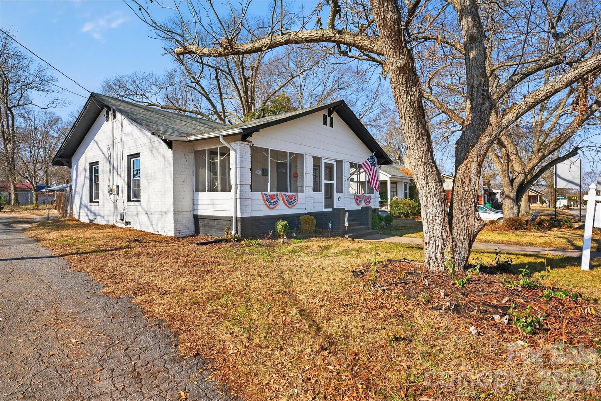 121 Holland Street, Gaffney, SC - photo 2 of 38