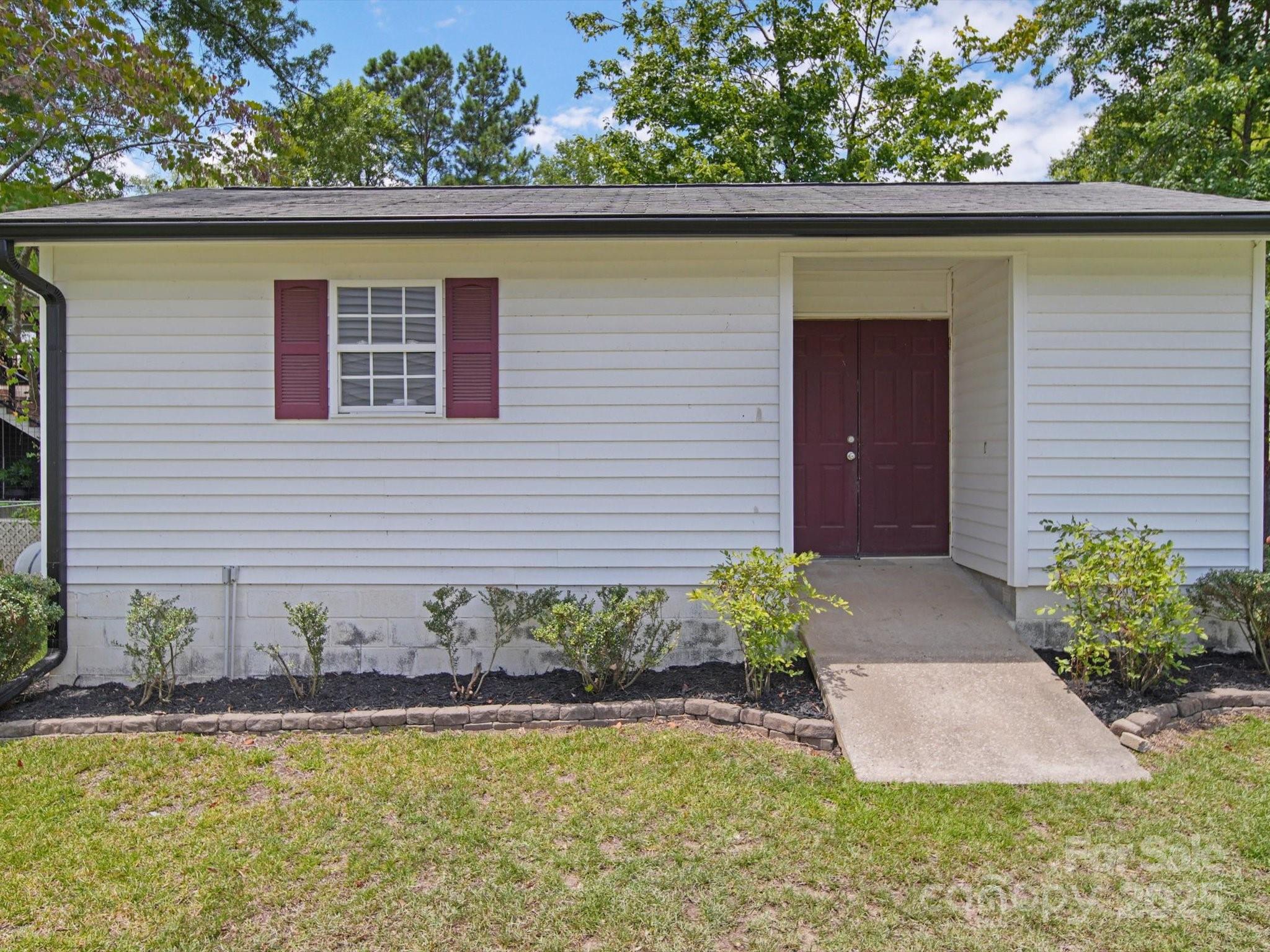 2364 Lakeside Drive, Liberty Hill, SC - photo 11 of 43