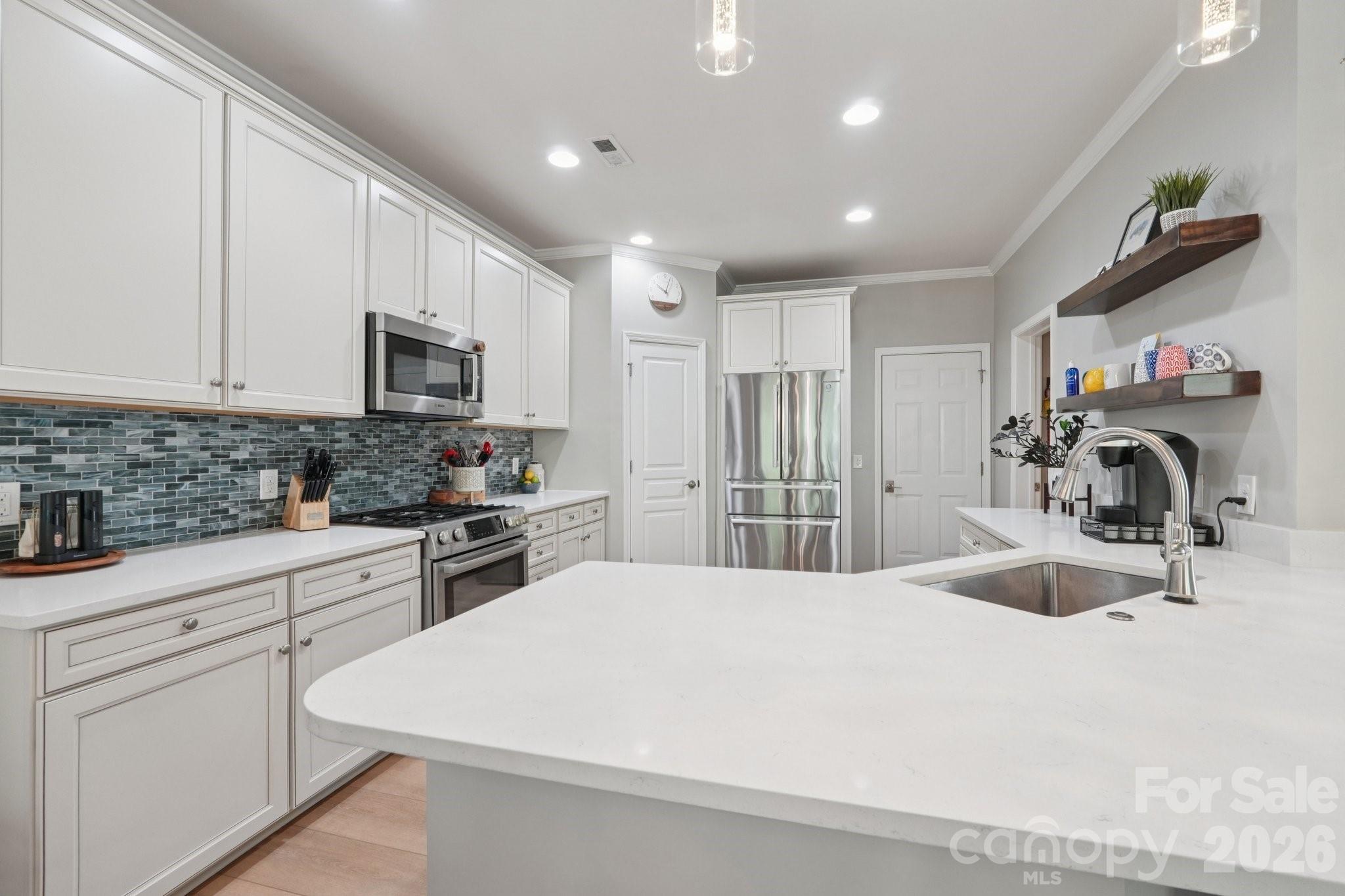 Photo 10 of 4818 Fonthill Lane, Charlotte, NC