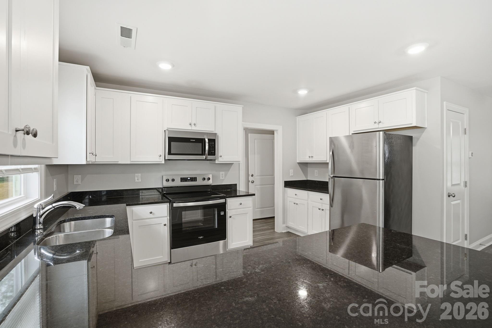 Photo 9 of 3109 Cochrane Drive, Charlotte, NC