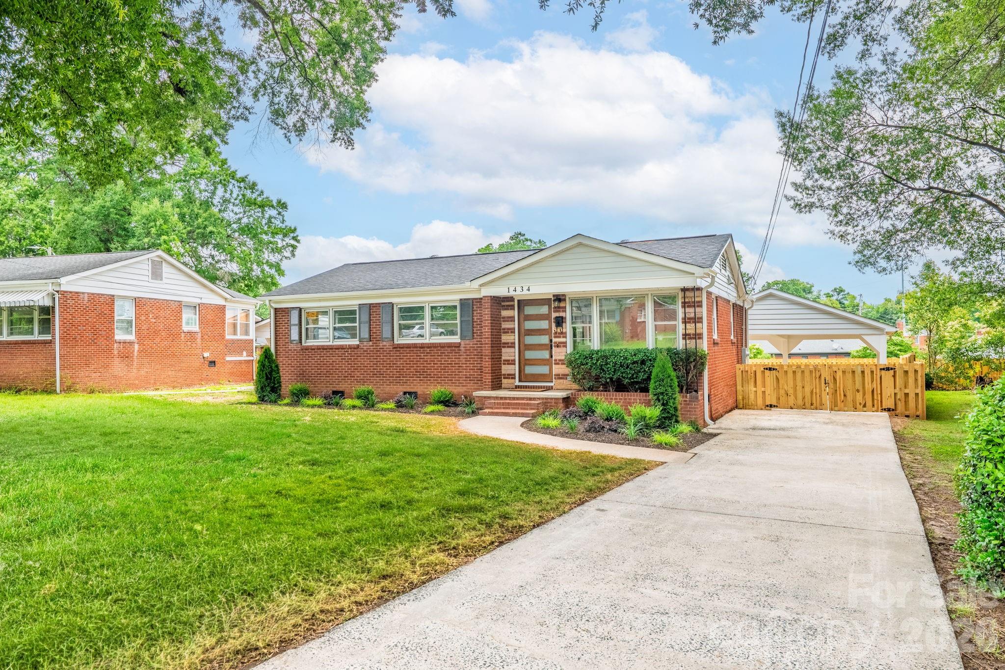Photo 3 of 1434 Waddell Street, Charlotte, NC