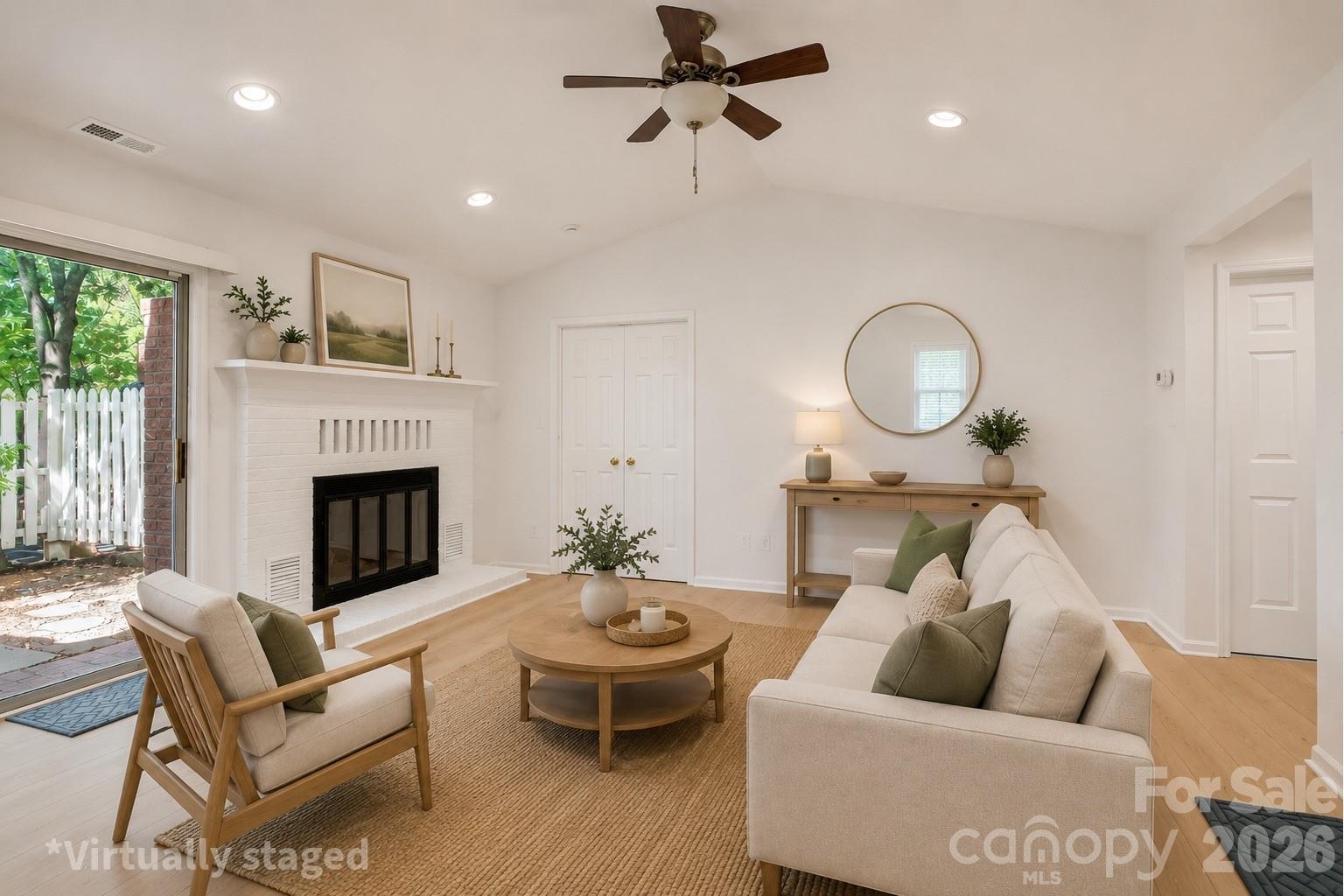 Photo 4 of 2734 Tiergarten Lane, Charlotte, NC