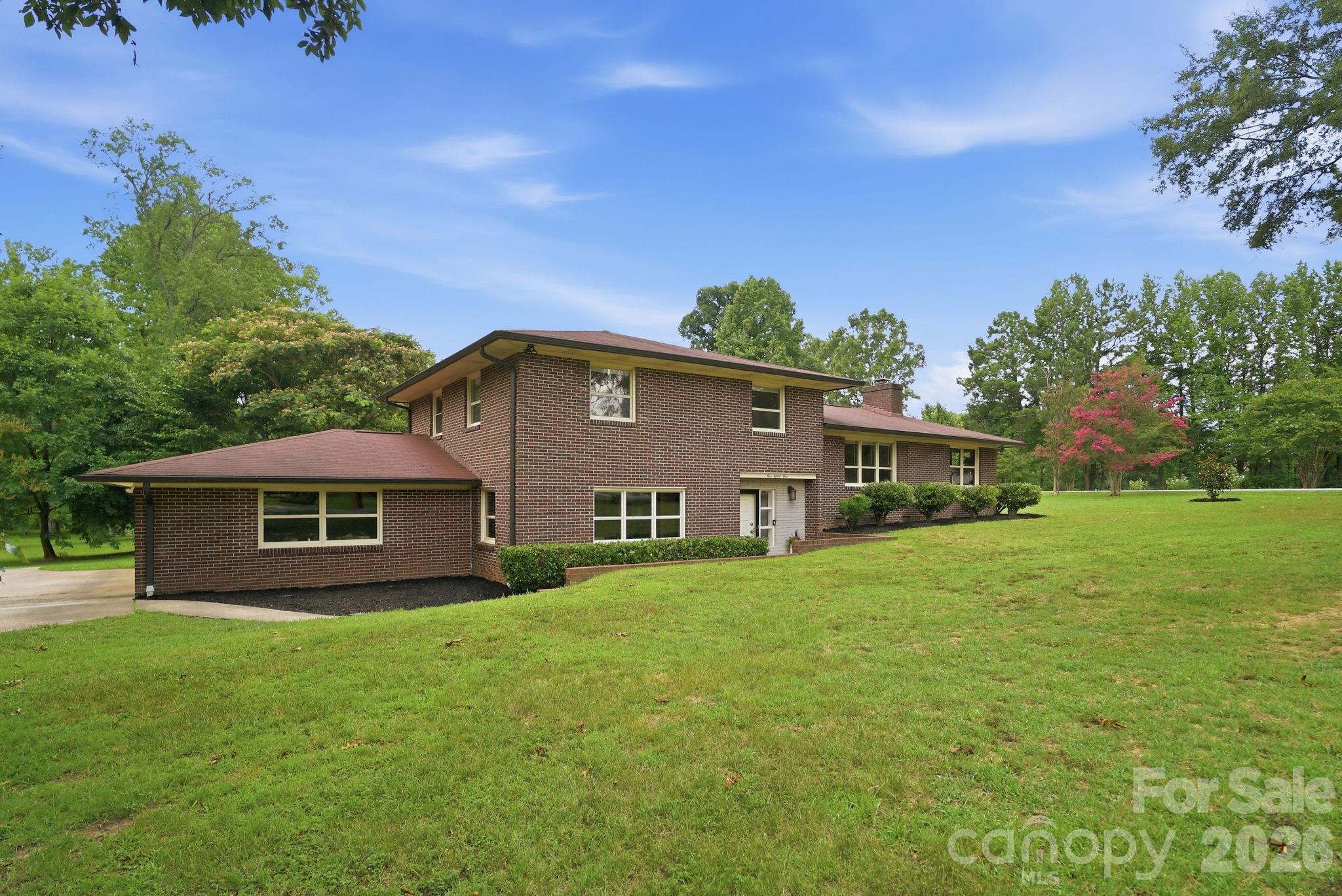Photo 2 of 181 Woodlynn Drive, Charlotte, NC