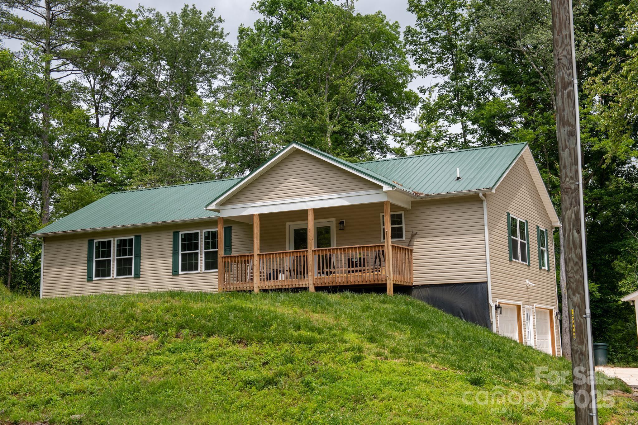 1036 Williamsburg Drive, Lenoir, NC