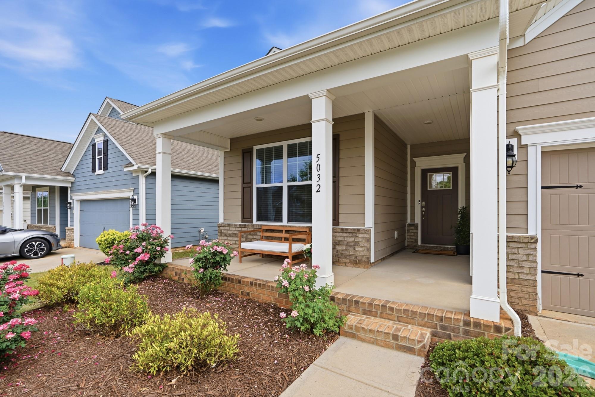 5032 Lydney Circle, Waxhaw, NC - photo 2 of 43
