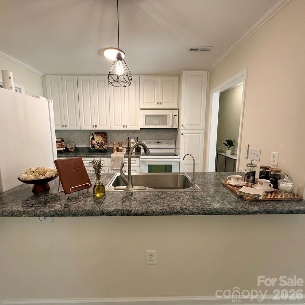Photo 3 of 12334 Danby Road, Pineville, NC