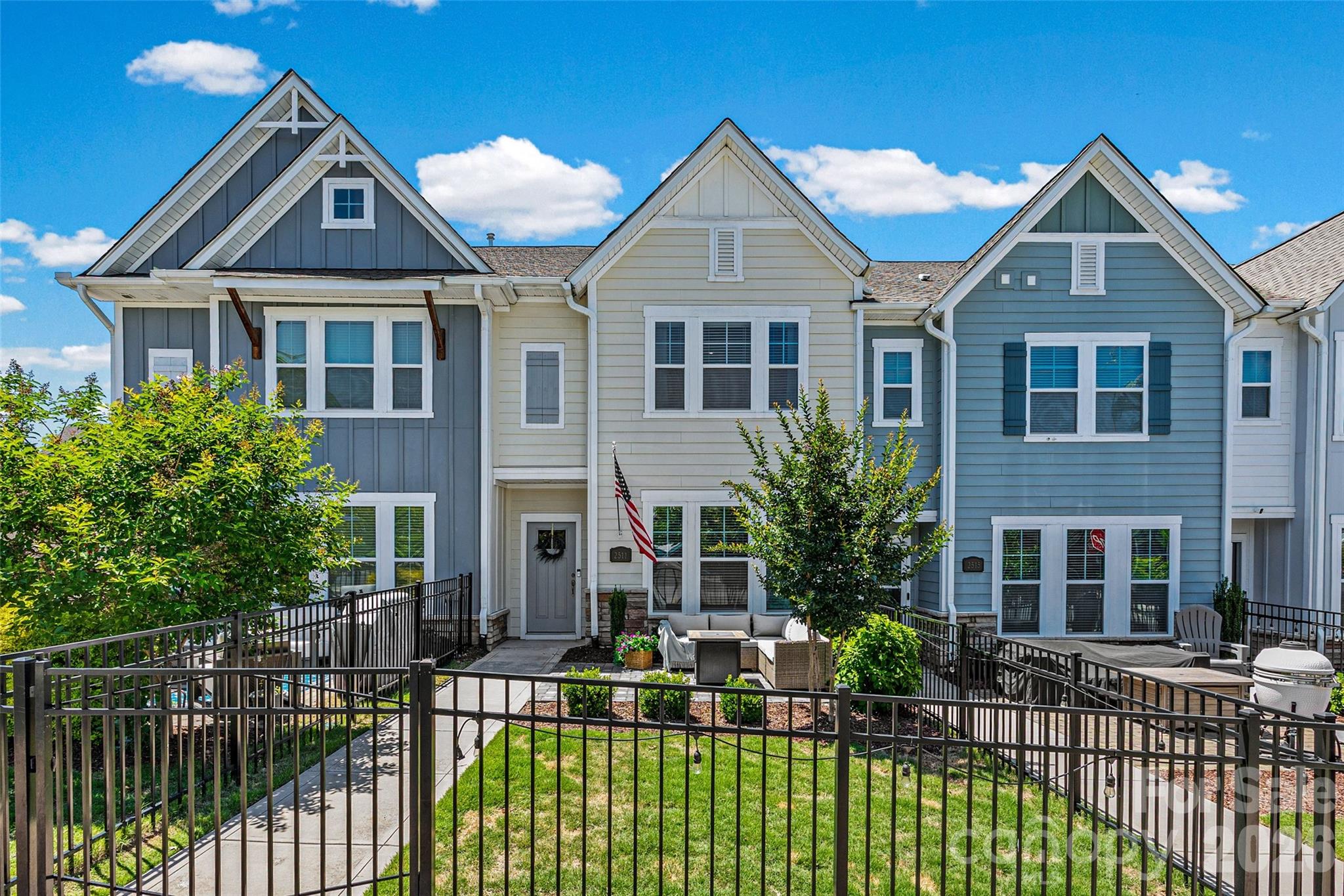 Home for sale at 2511 Duncan Avenue, Charlotte, NC — photo 1 of 33