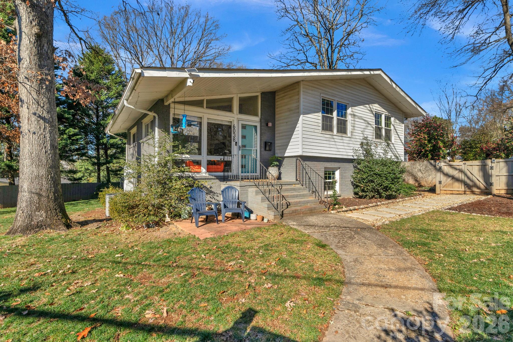 6038 Netherwood Drive, Charlotte, NC - photo 2 of 42