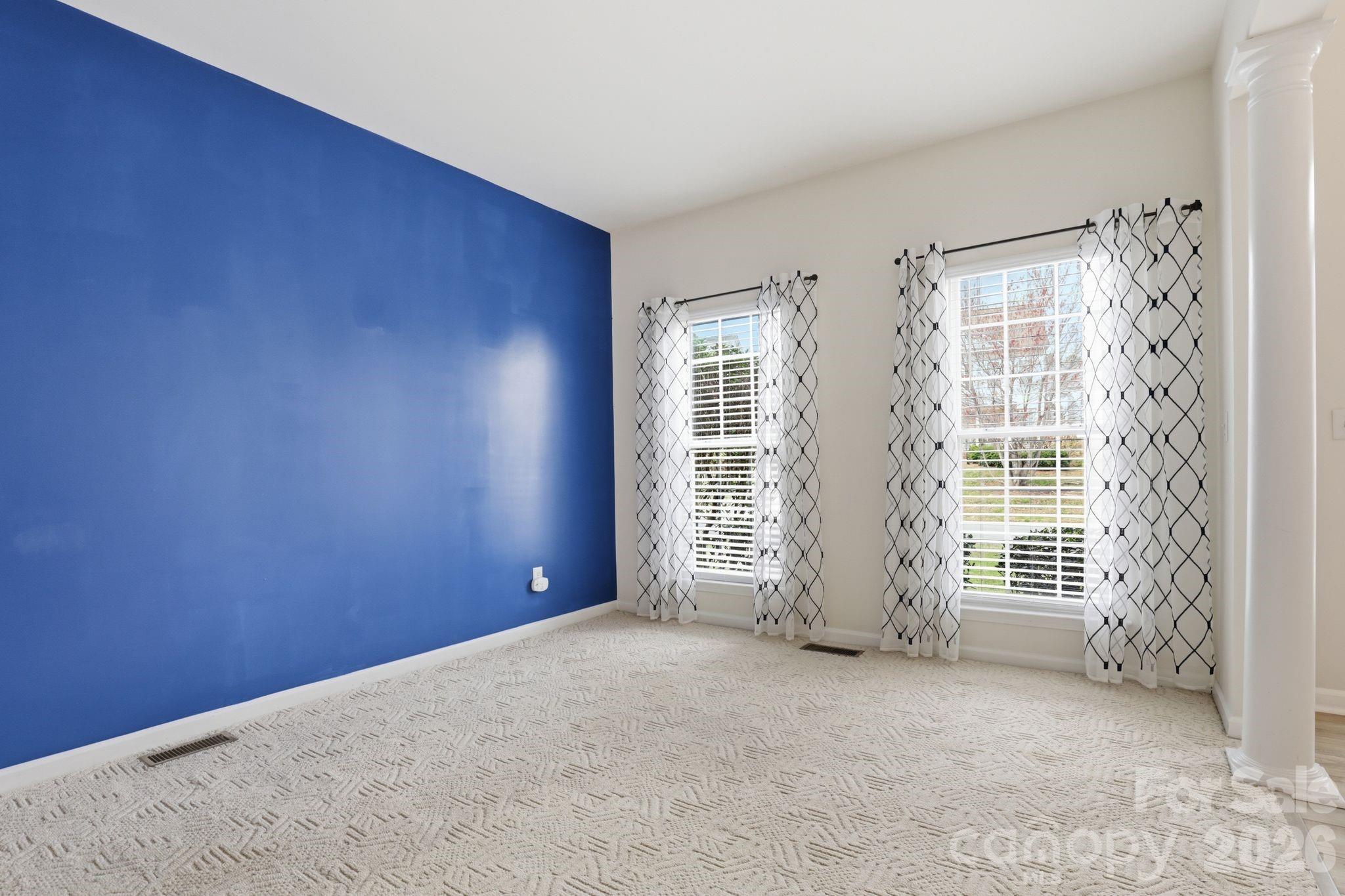 Photo 5 of 3909 Meadow Green Drive, Charlotte, NC