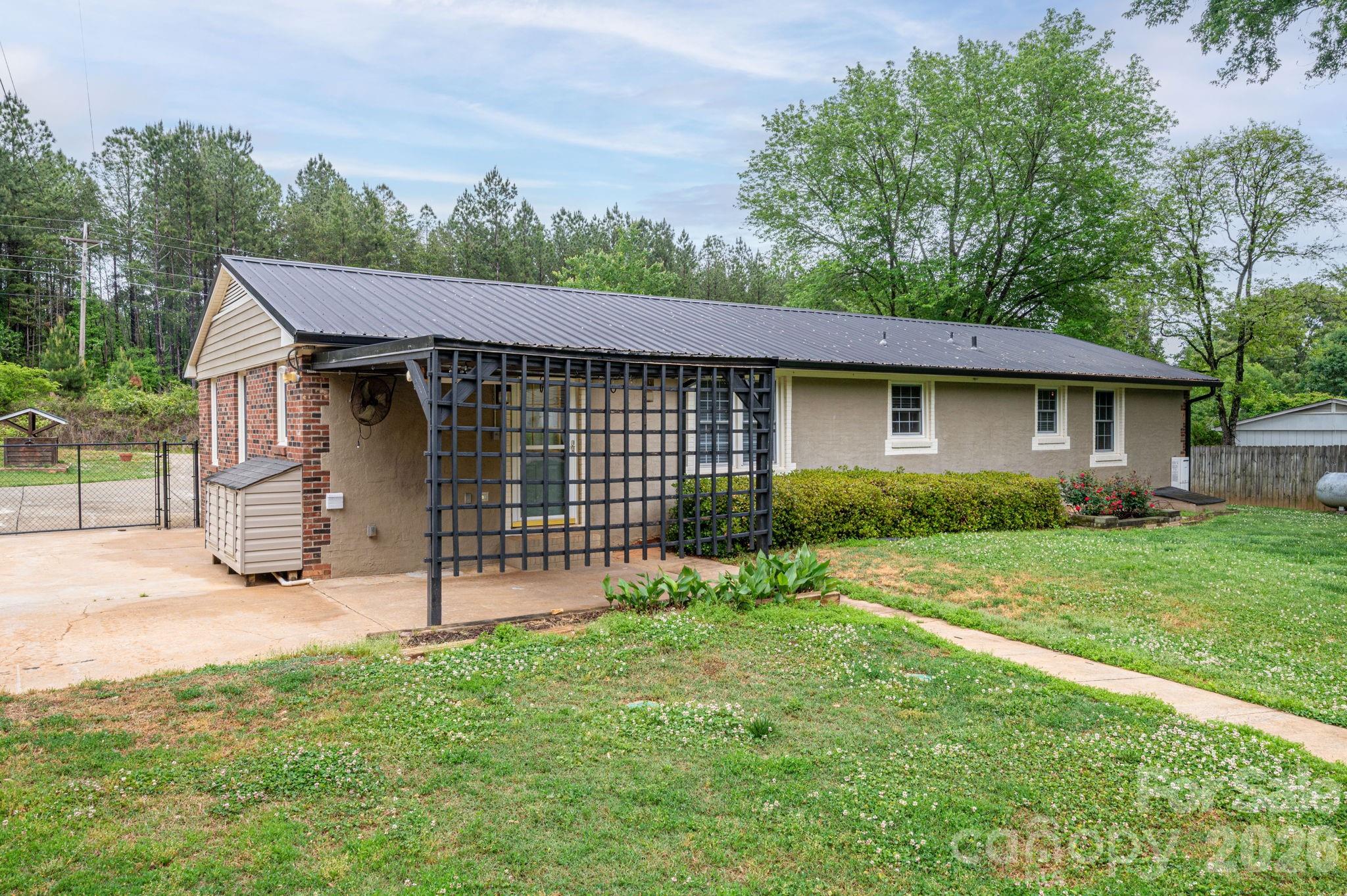 5519 Dallas High Shoals Highway, Dallas, NC - photo 32 of 38
