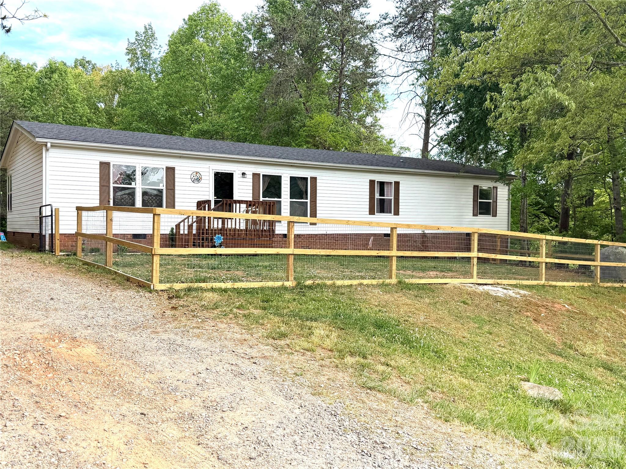 Photo 2 of 929 Brookhaven Road, Statesville, NC
