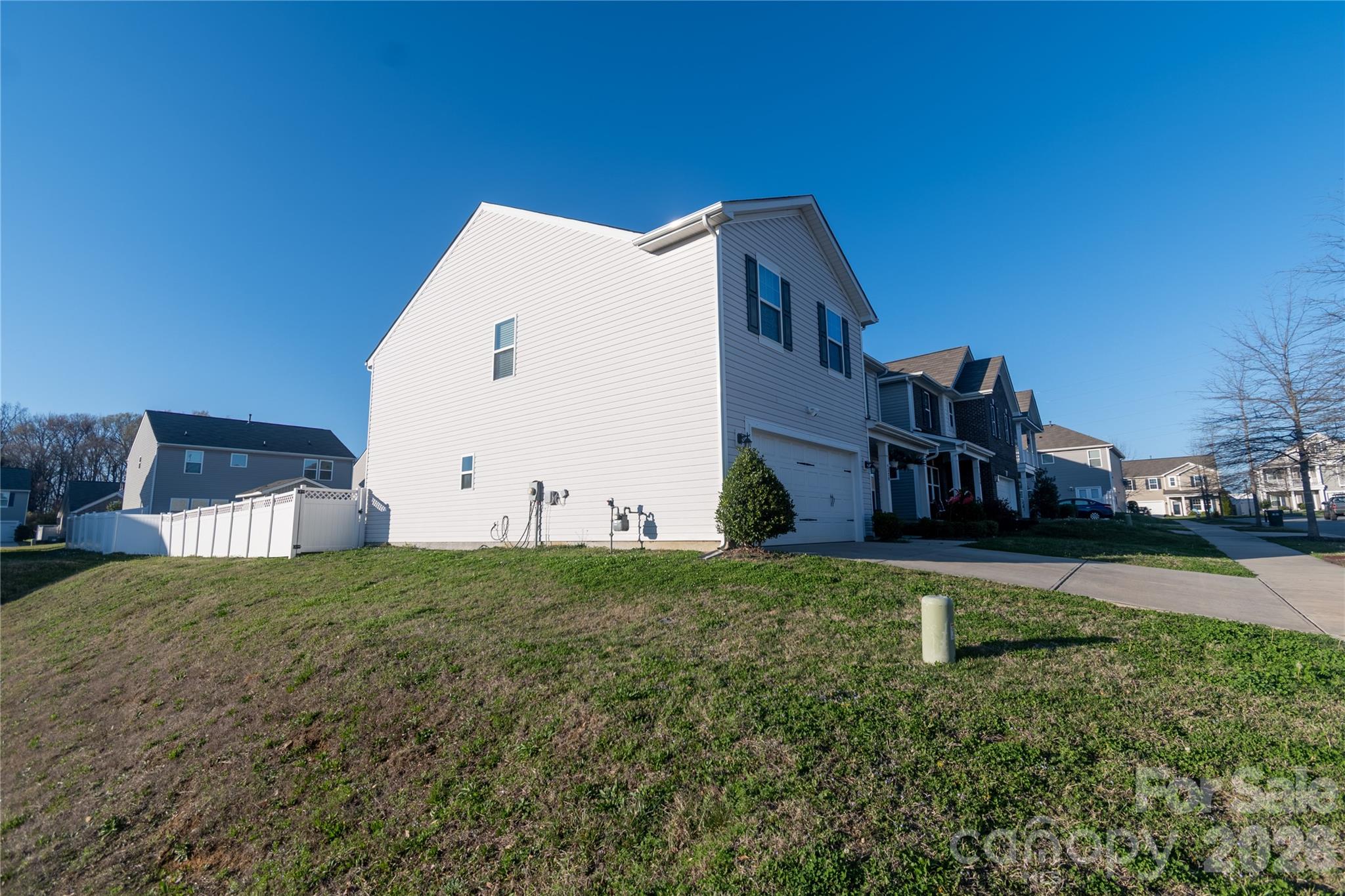 Photo 4 of 4320 Staffordshire Lane, Charlotte, NC