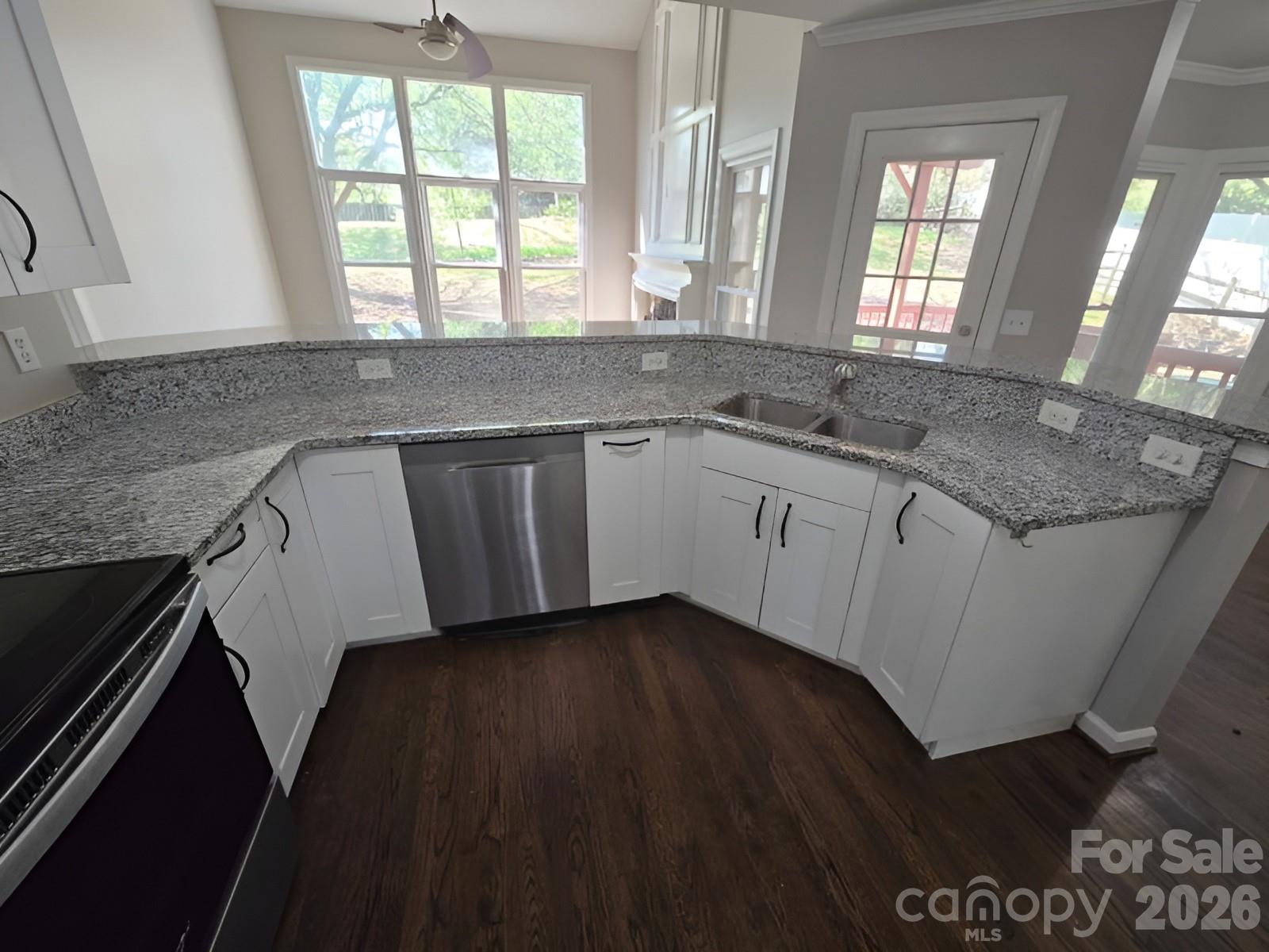 Photo 8 of 9011 Coleshire Court, Charlotte, NC